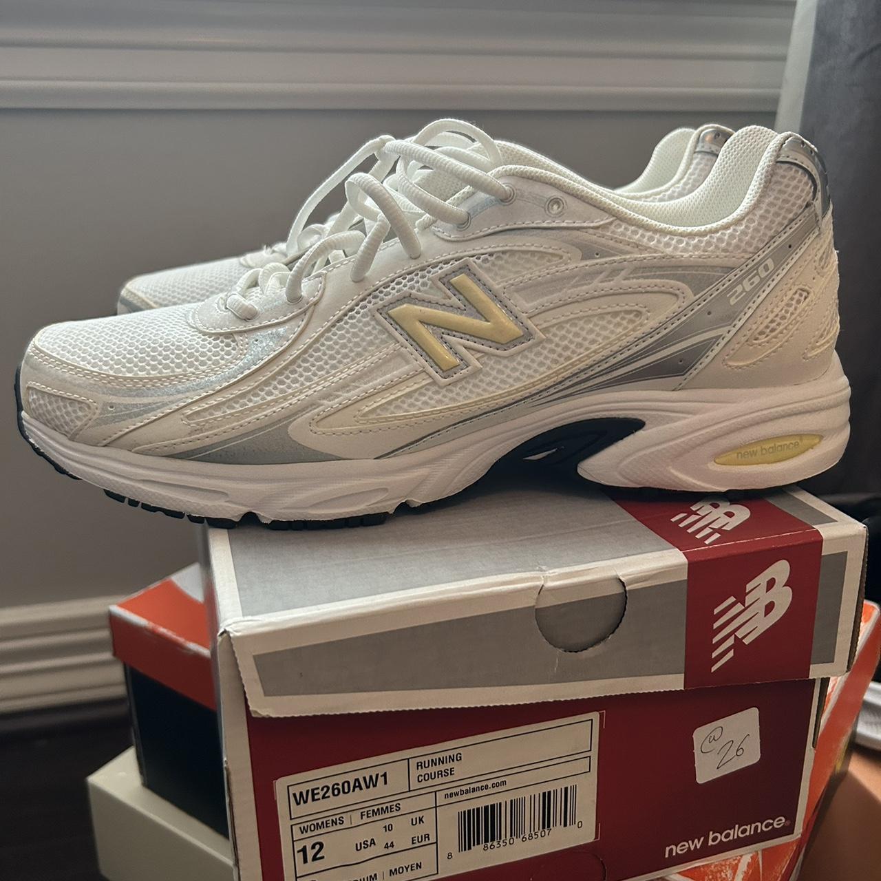 New Balance Men's Silver and White Trainers | Depop