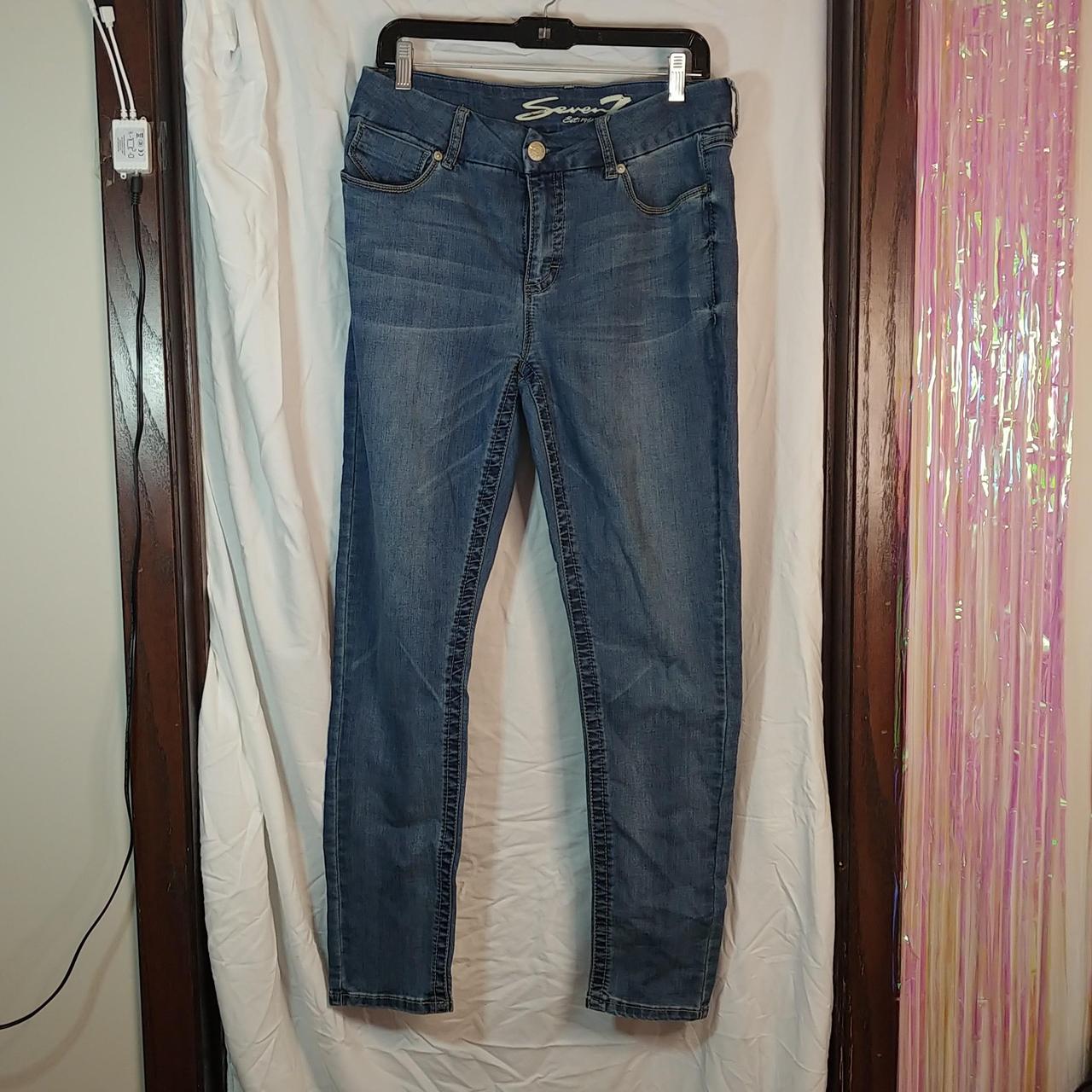 Seven7 skinny jeans pants in size 14 - Depop