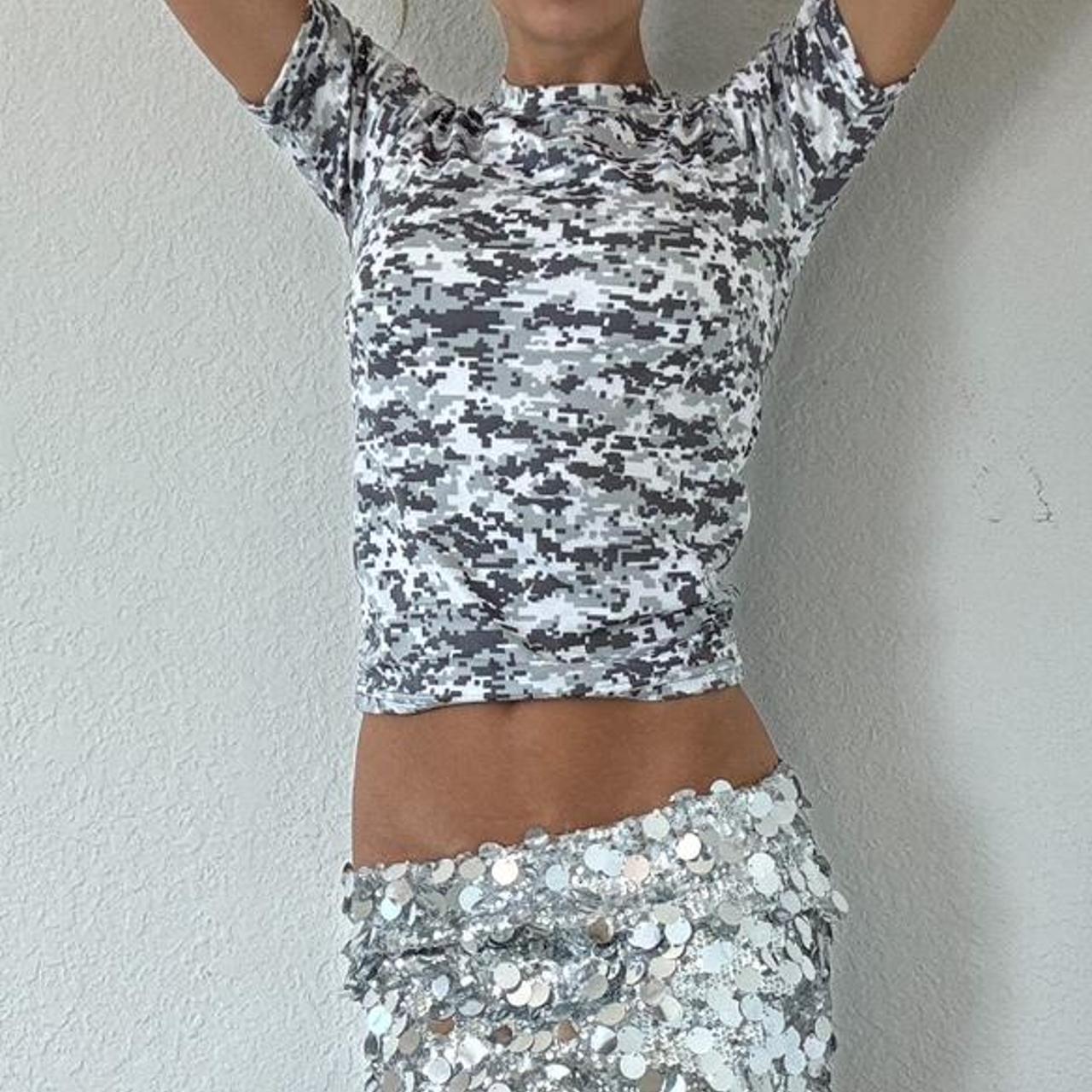 grunge y2k static baby tee Size youth... - Depop