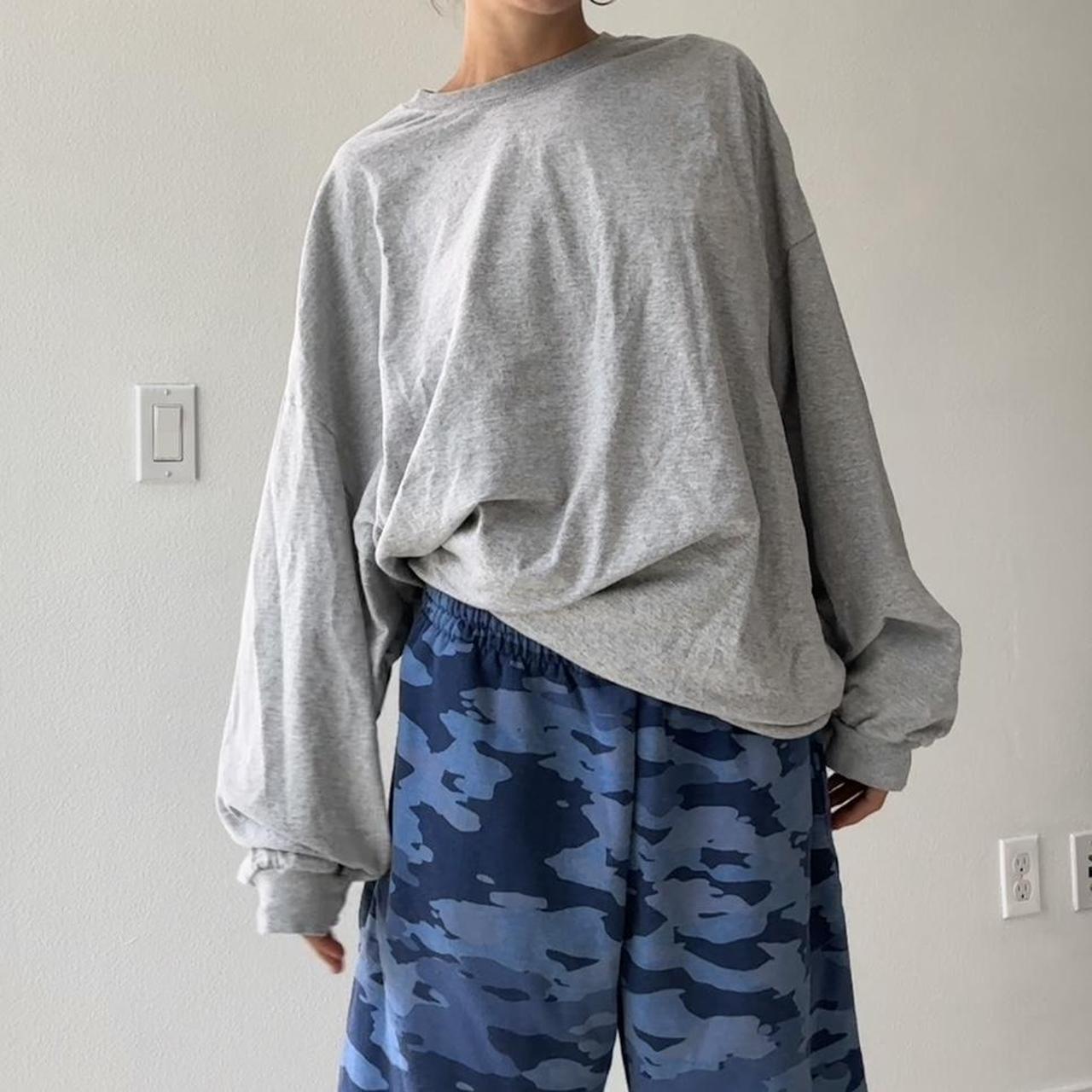 light gray oversized long sleeve Model 5’7 - Depop