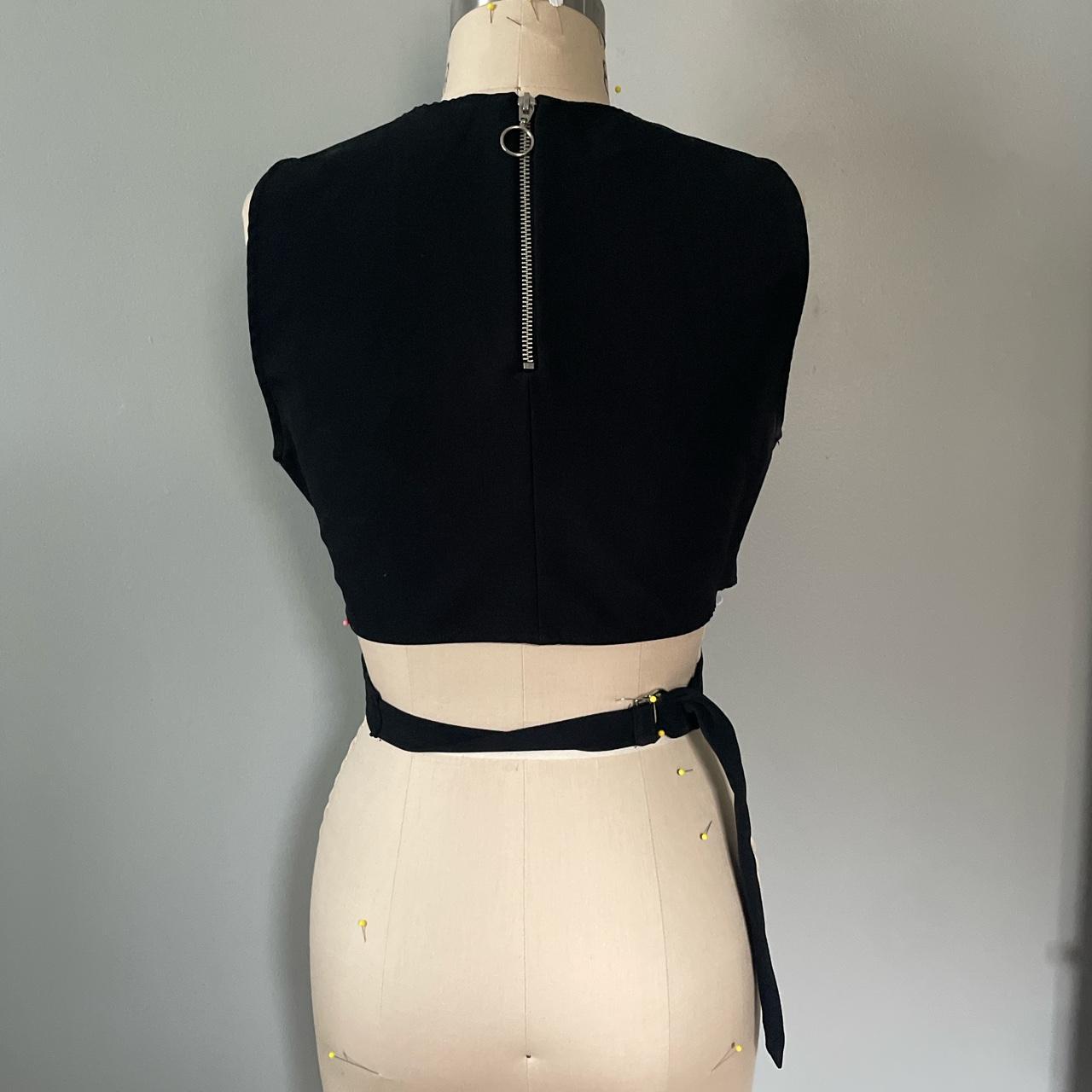 FORM FITTING ZARA STRUCTURED TOP • lower open back... - Depop