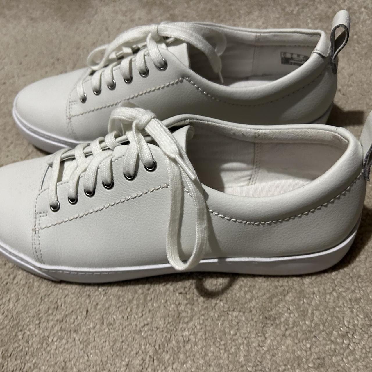 Clarks Glove Echo Ladies White Leather Trainers Uk - Depop