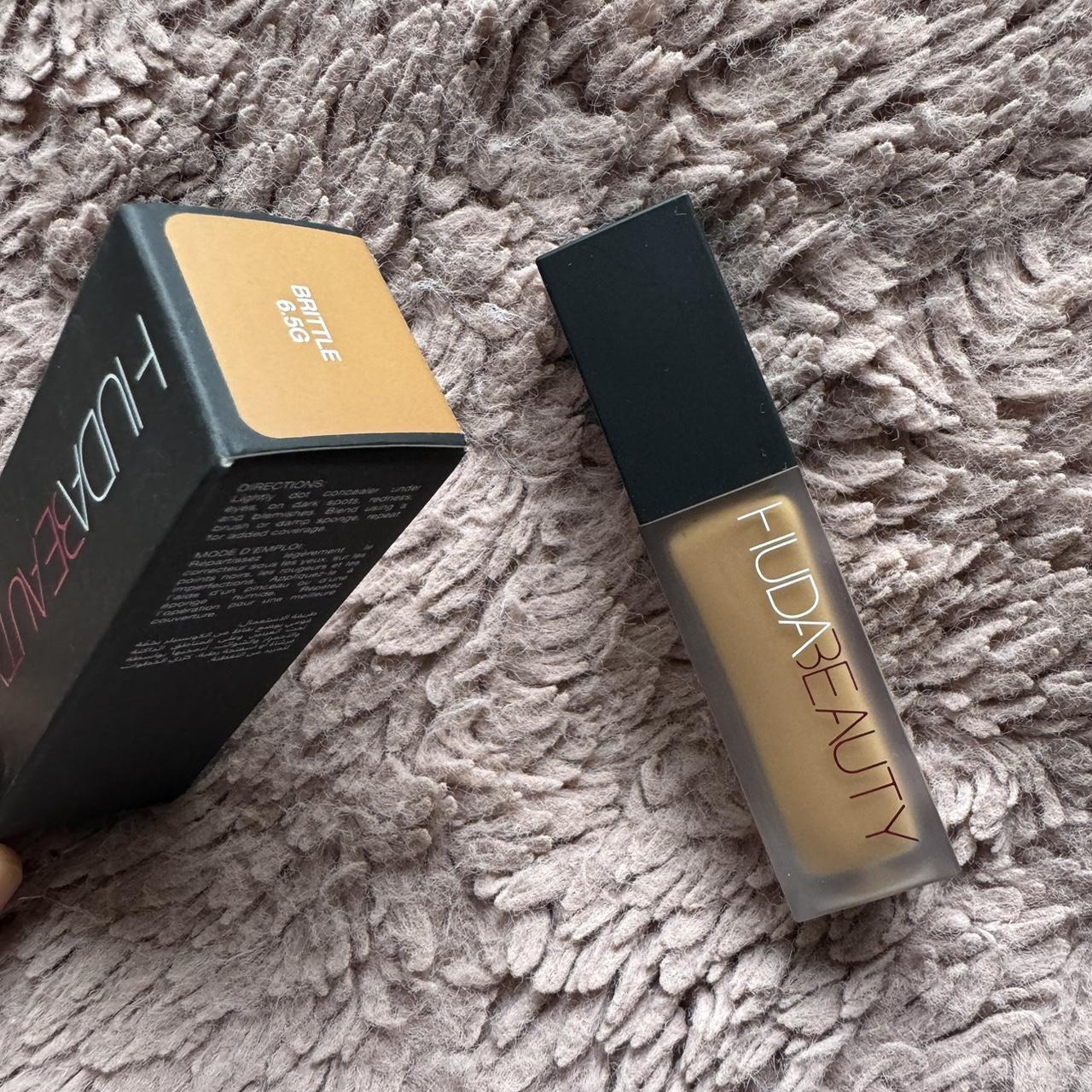 Huda Beauty fauxfilter luminous Matt concealer shade... - Depop