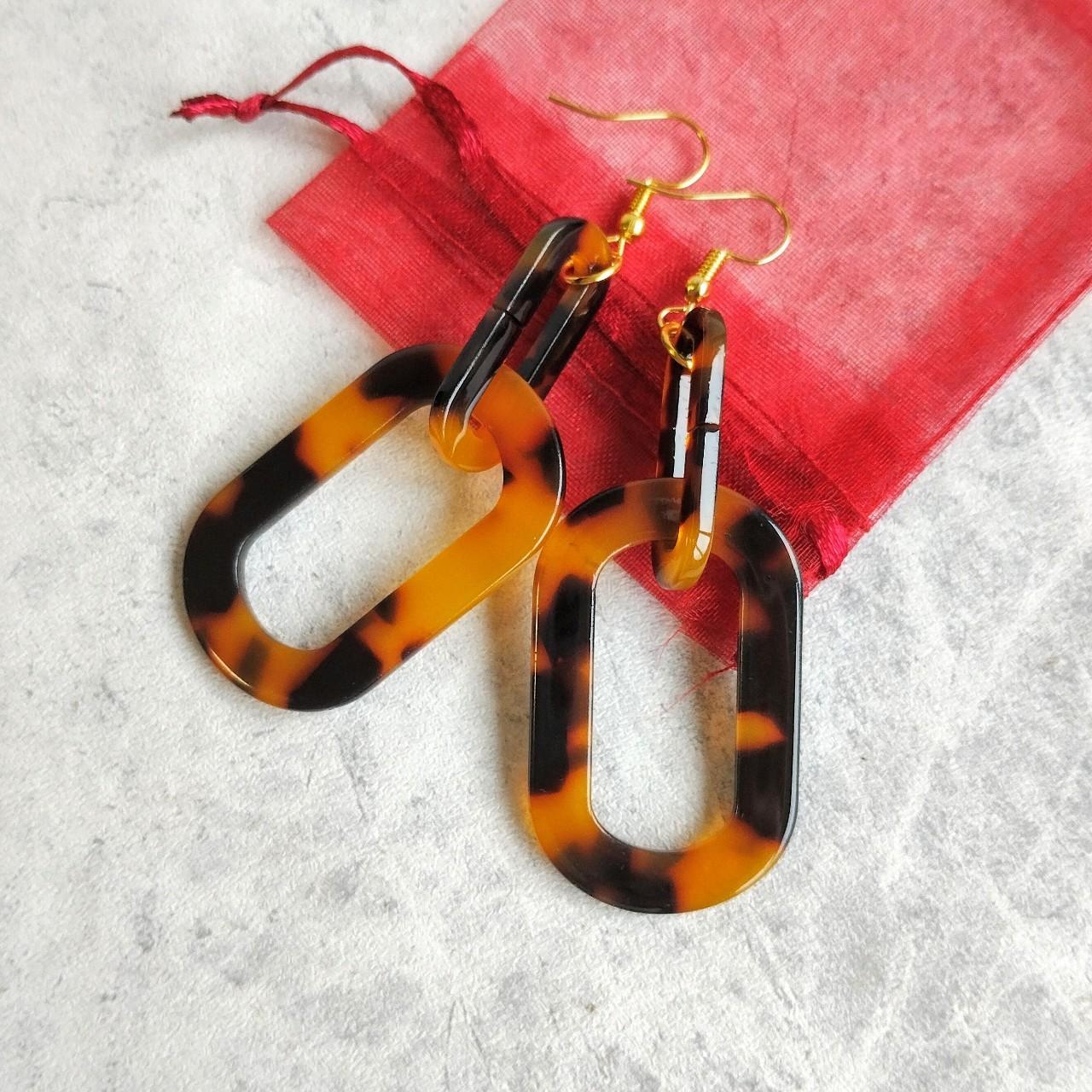 SASSY TORTOISESHELL RETRO ACRYLIC HOOK EARRINGS ️... - Depop