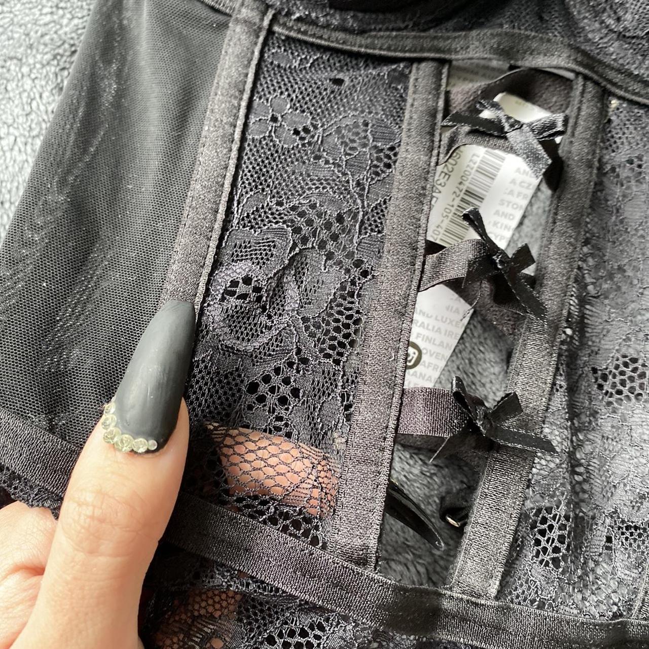 Boohoo Women's Black Bra | Depop