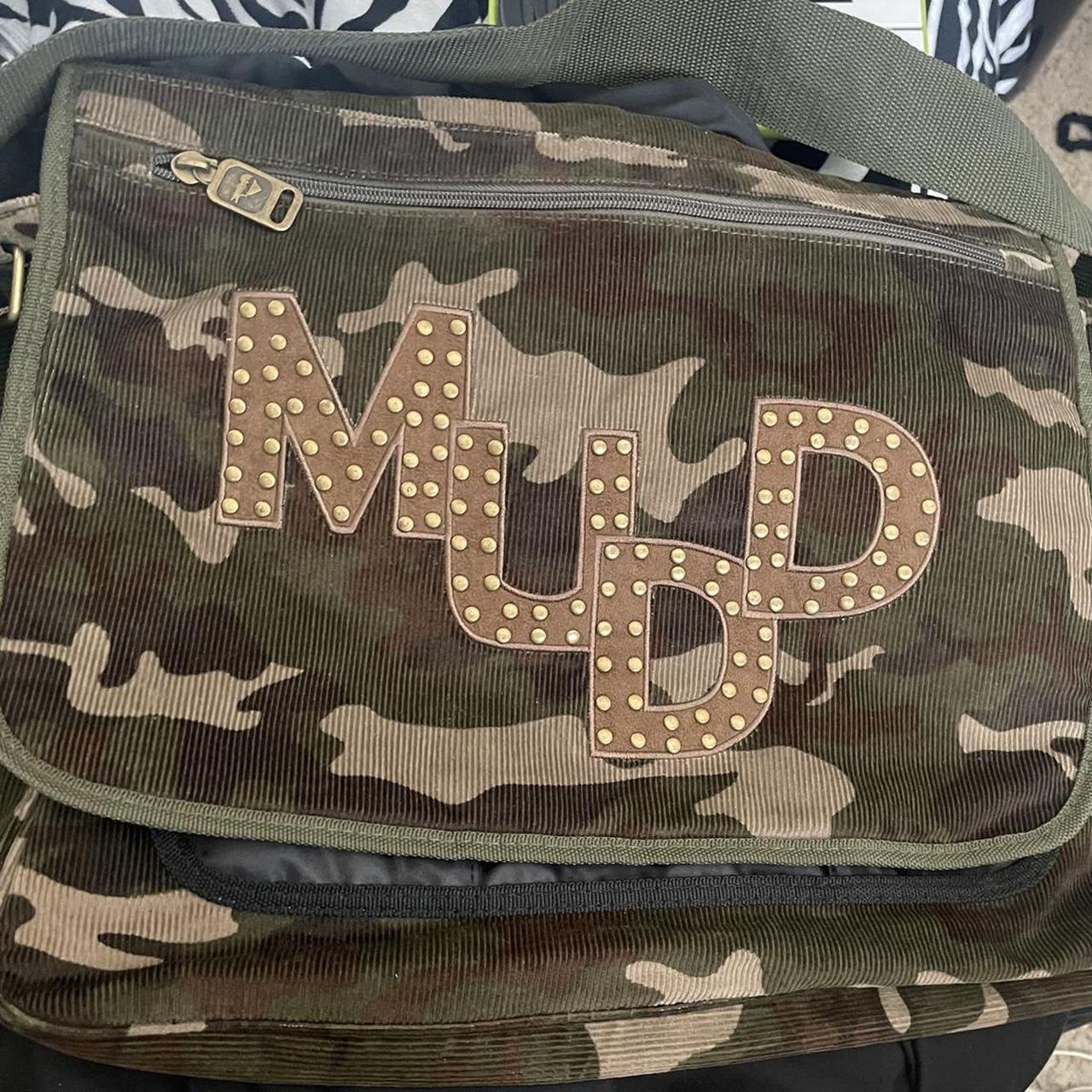 mudd camo messenger bag used it once can fit a... - Depop