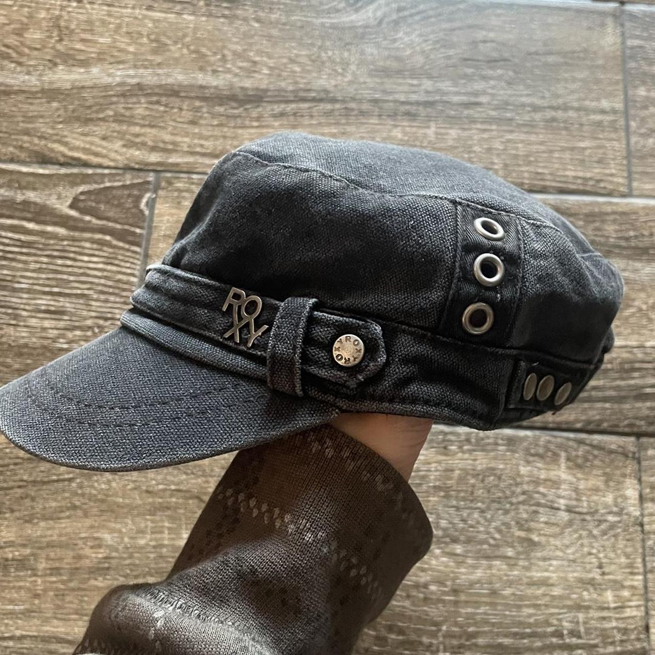roxy cadet hat adjustable but i would recommend... - Depop