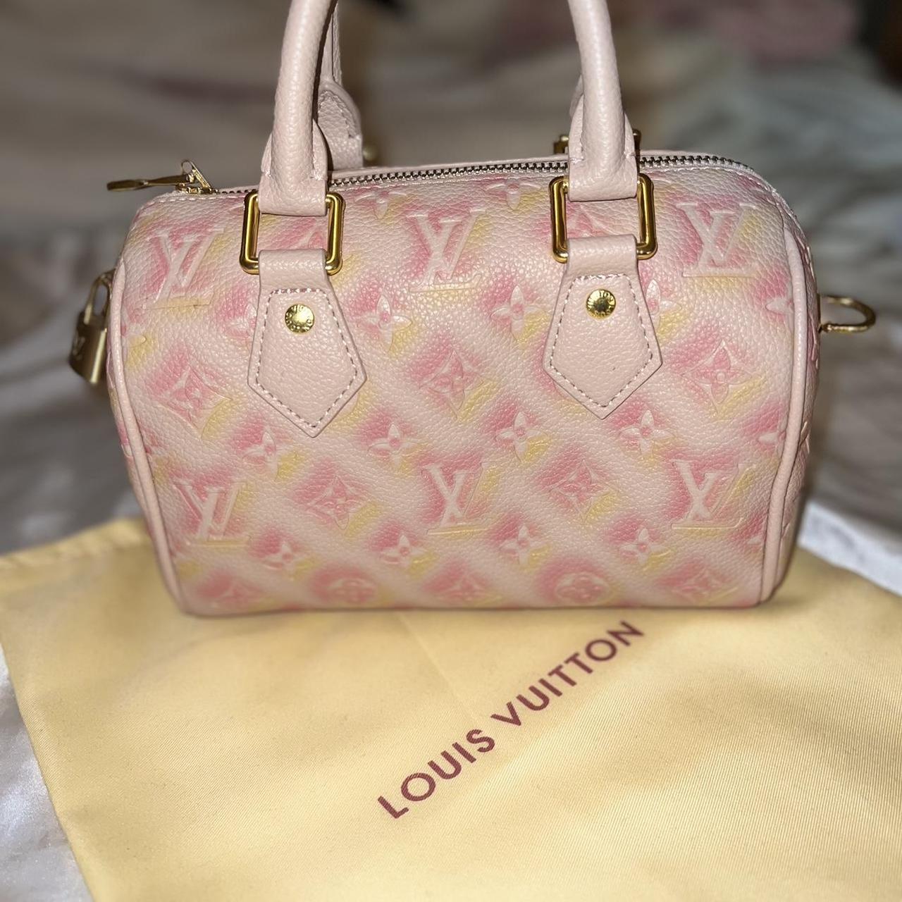 Louis Vuitton Light Pink Bag. #LouisVuitton #Y2K #Pink - Depop