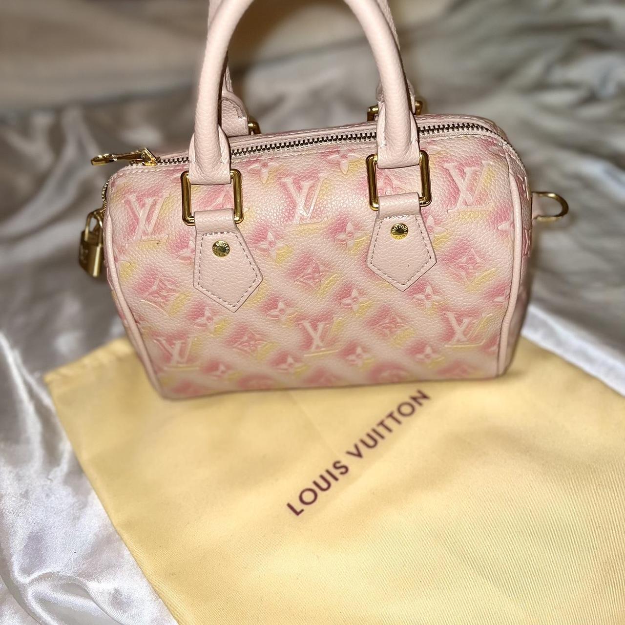 Louis Vuitton Light Pink Bag. #LouisVuitton #Y2K #Pink - Depop