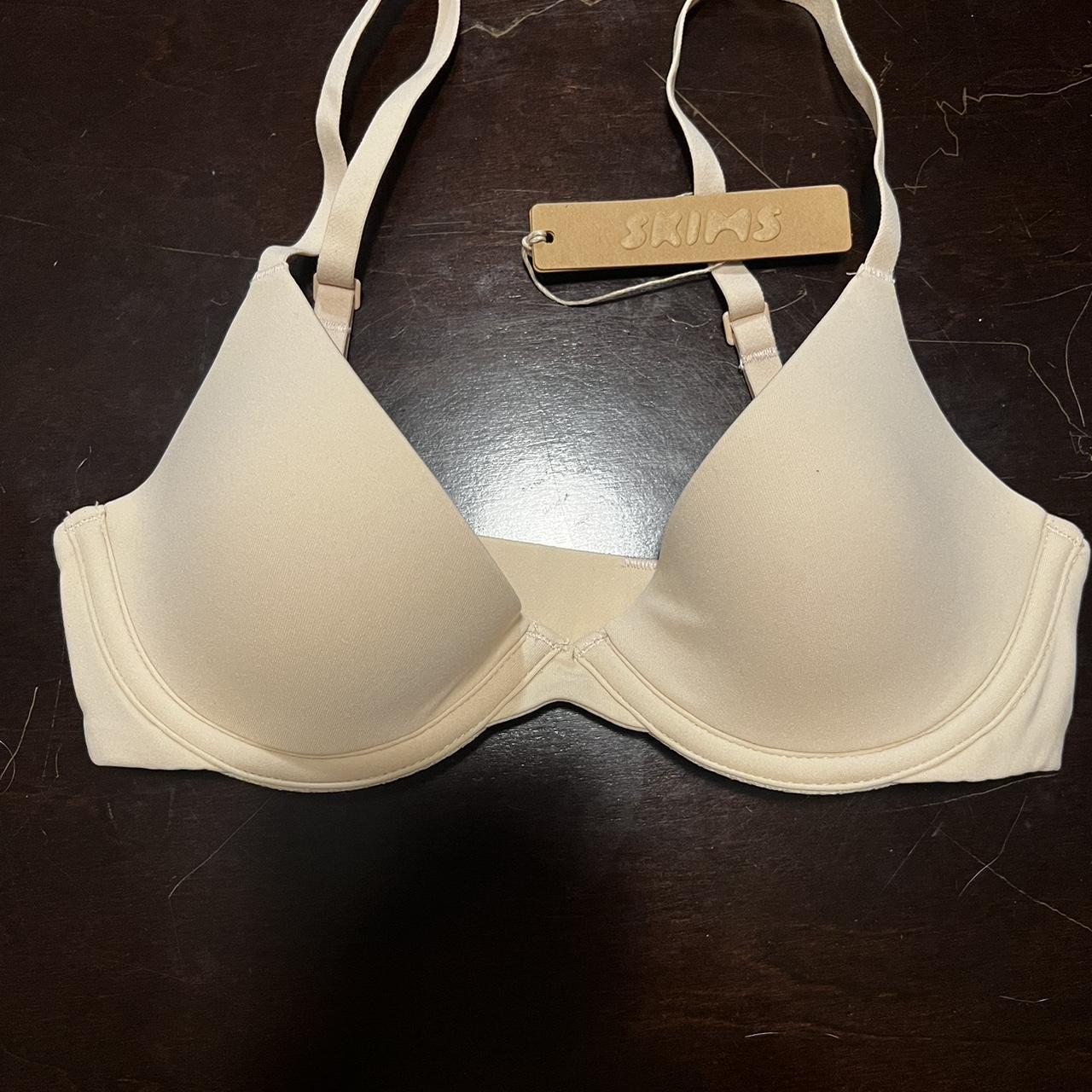 SKIMS Fits Everybody T-Shirt Bra in Sand | Size 30B... - Depop