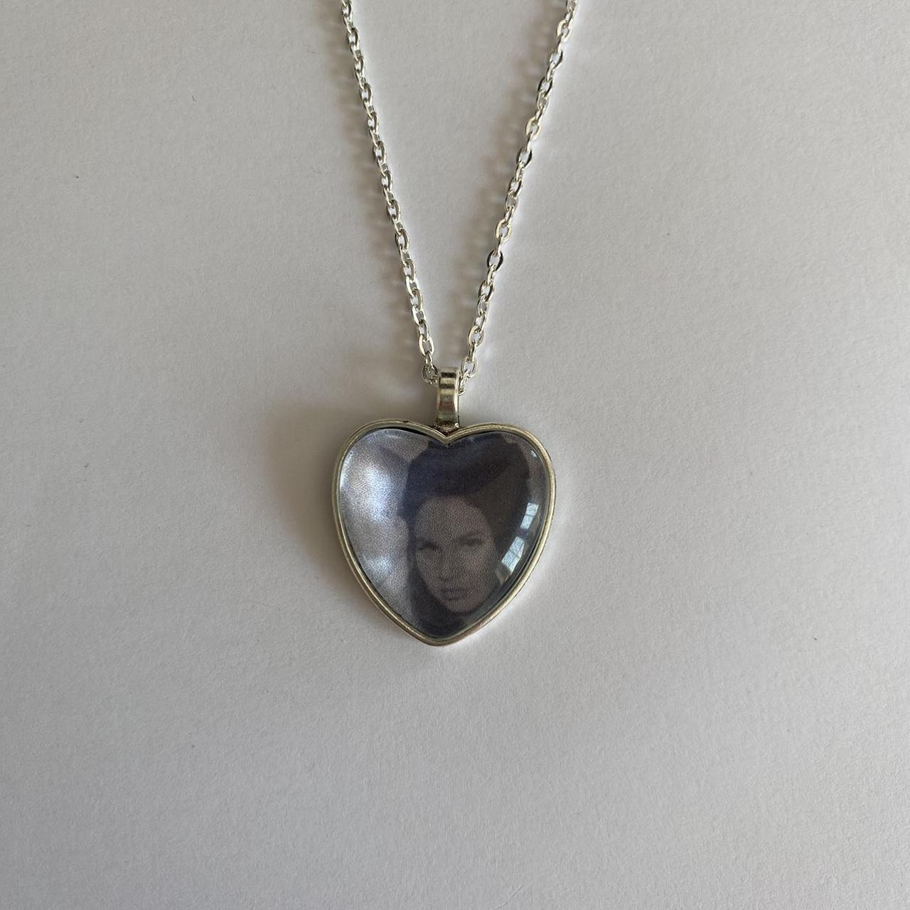 lana del rey pendant necklace