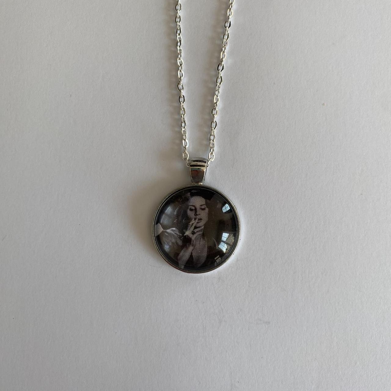 lana del rey pendant necklace