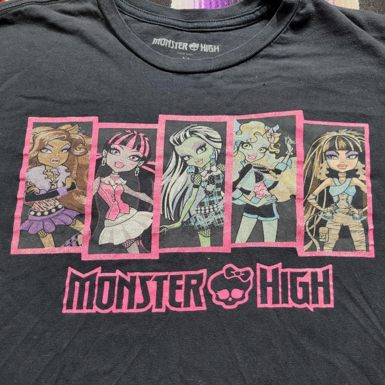 Monster High T-Shirt Size Medium 18.5x23.5 #R14 - Depop