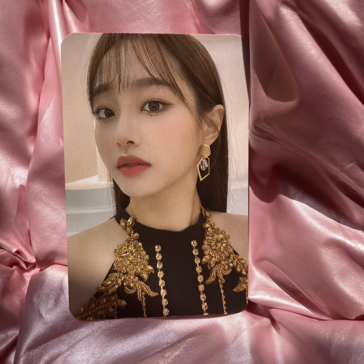 chuu # loona photocard in good condition open to... - Depop