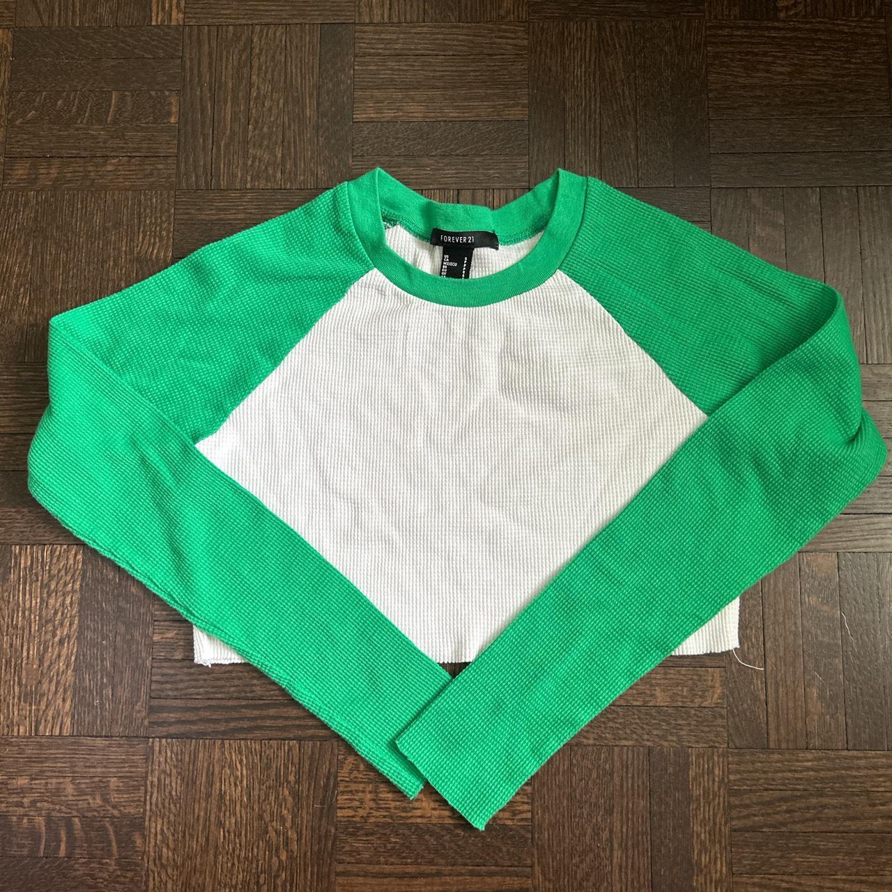 Green & white cropped baseball tee - Depop