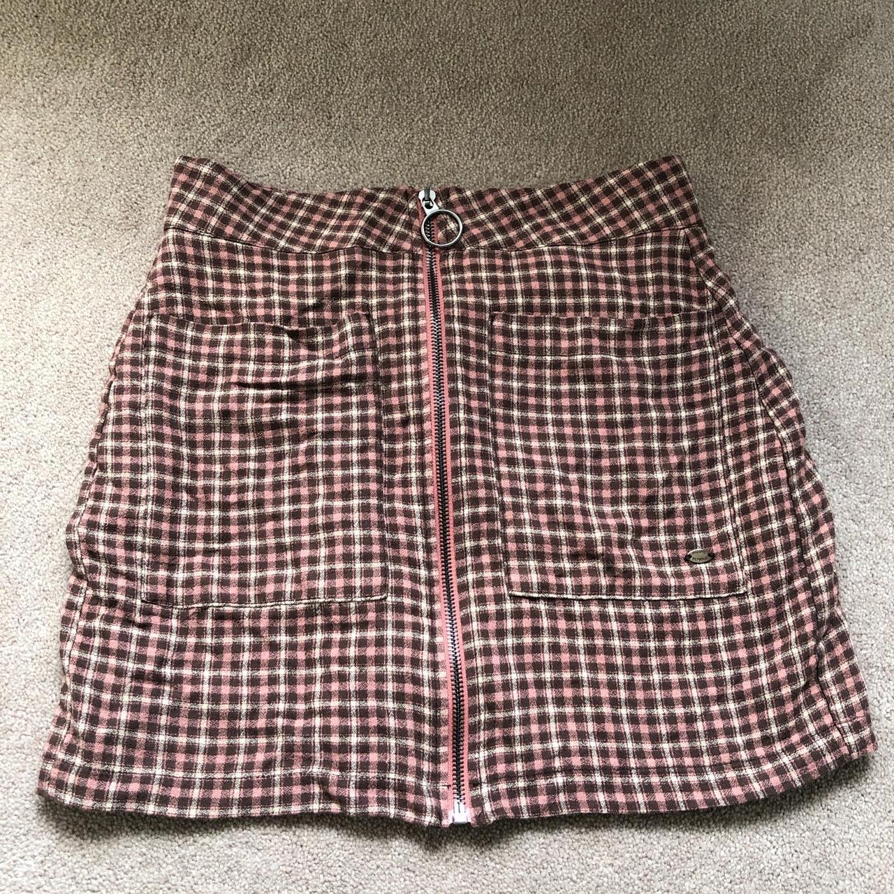 Pull and bear checked skirt Pub golf skirt Size S - Depop