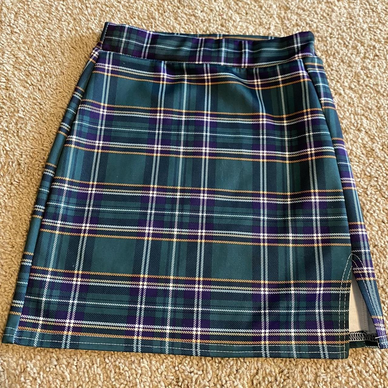Lasula green plaid skirt. Size small, worn once - Depop