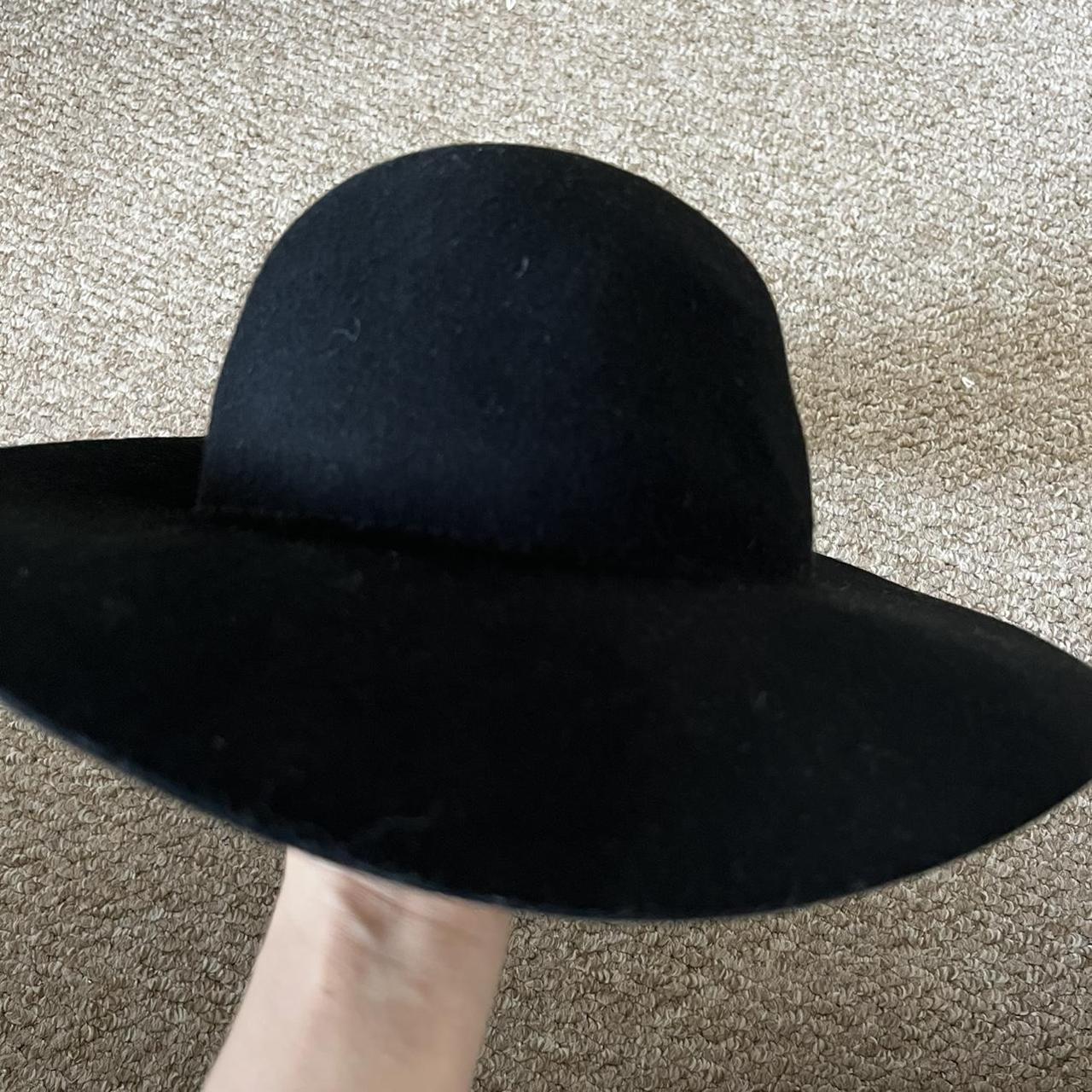 Black floppy hat H&M size M Used but still in great... - Depop