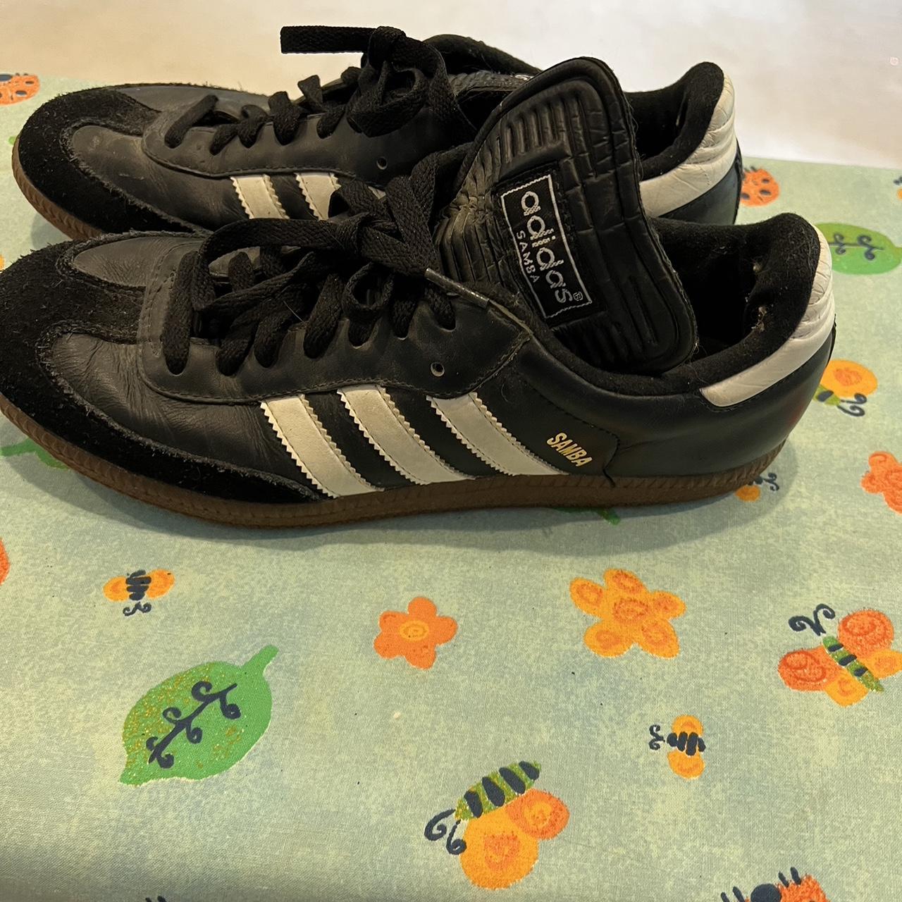 Adidas sombas mens - Depop