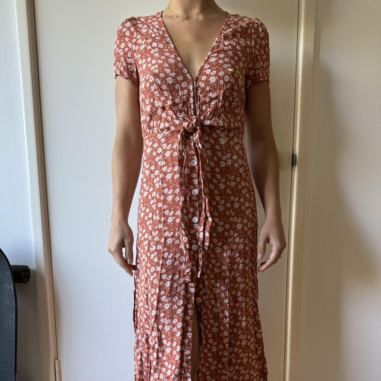 The cutest midi tie up dress! Missing the top button... - Depop