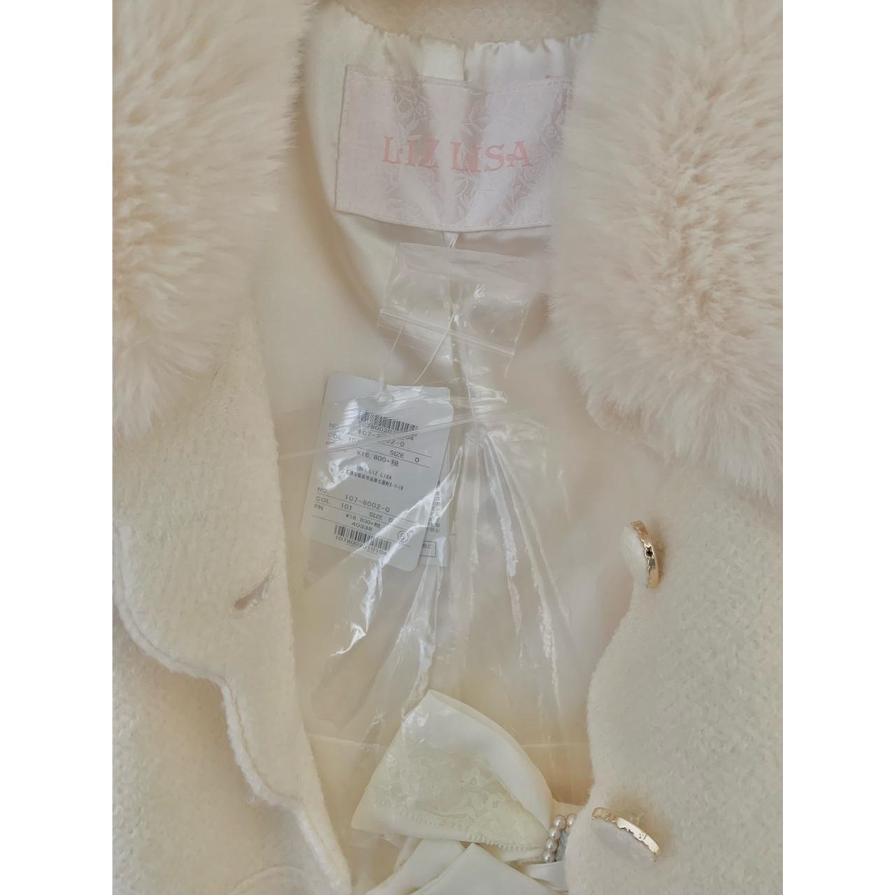 BNWT light cream white a-line liz lisa coat 🤍 ️ ♡... - Depop