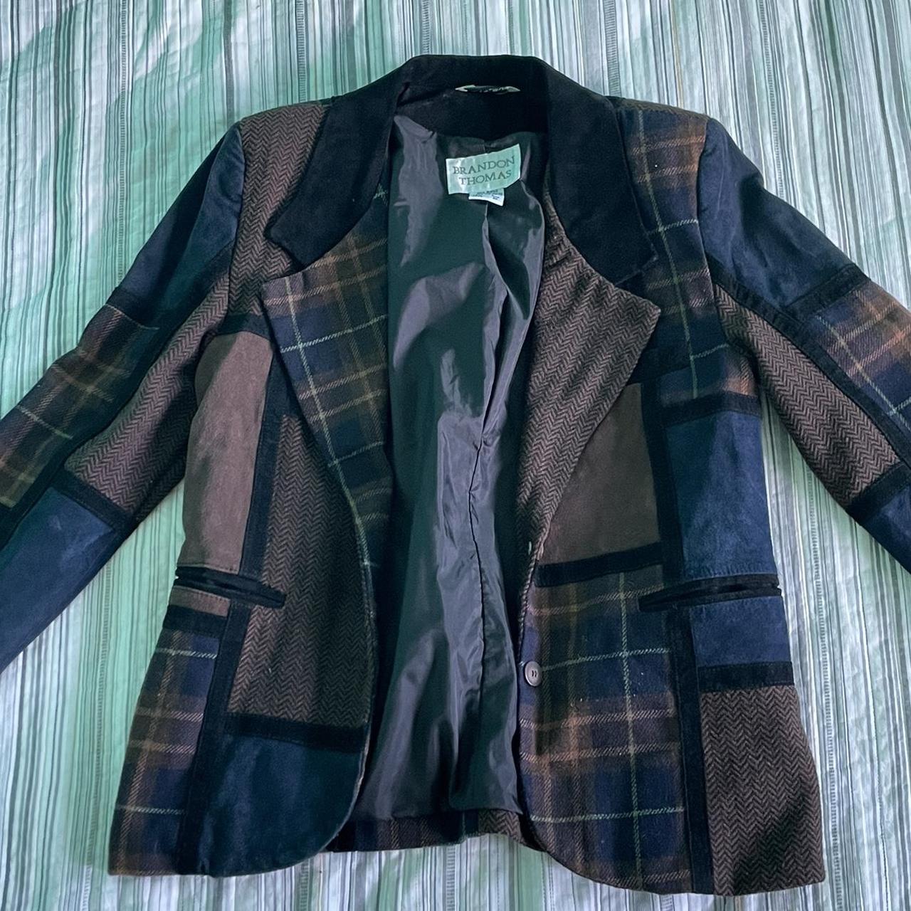 Brandon Thomas womens patch blazer size 8P Dm for... - Depop