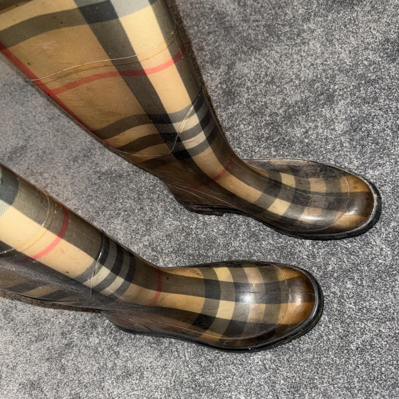 Burberry Wellington Boots Size 6 - Depop