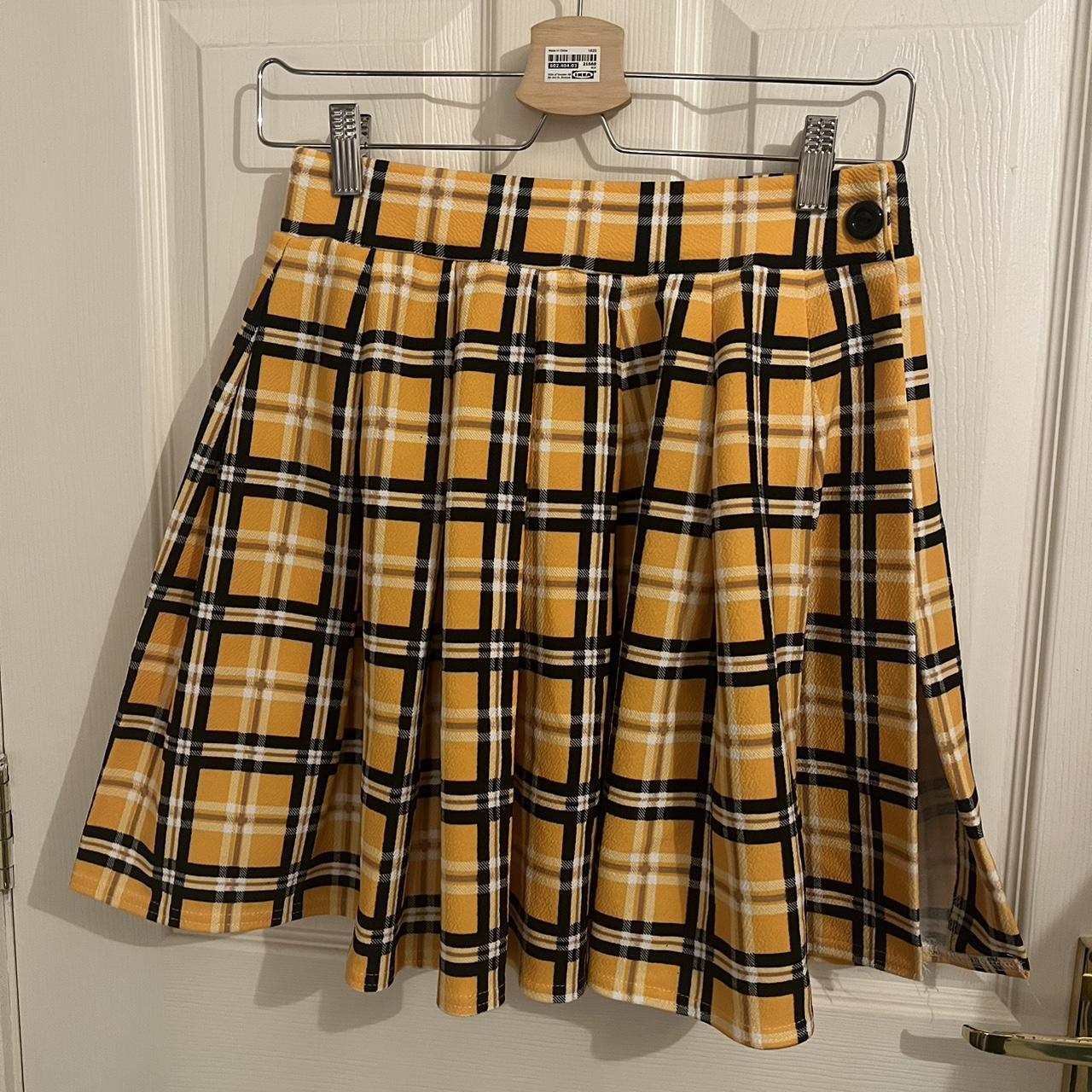 Clueless checked skirt from prettylittlething,... - Depop