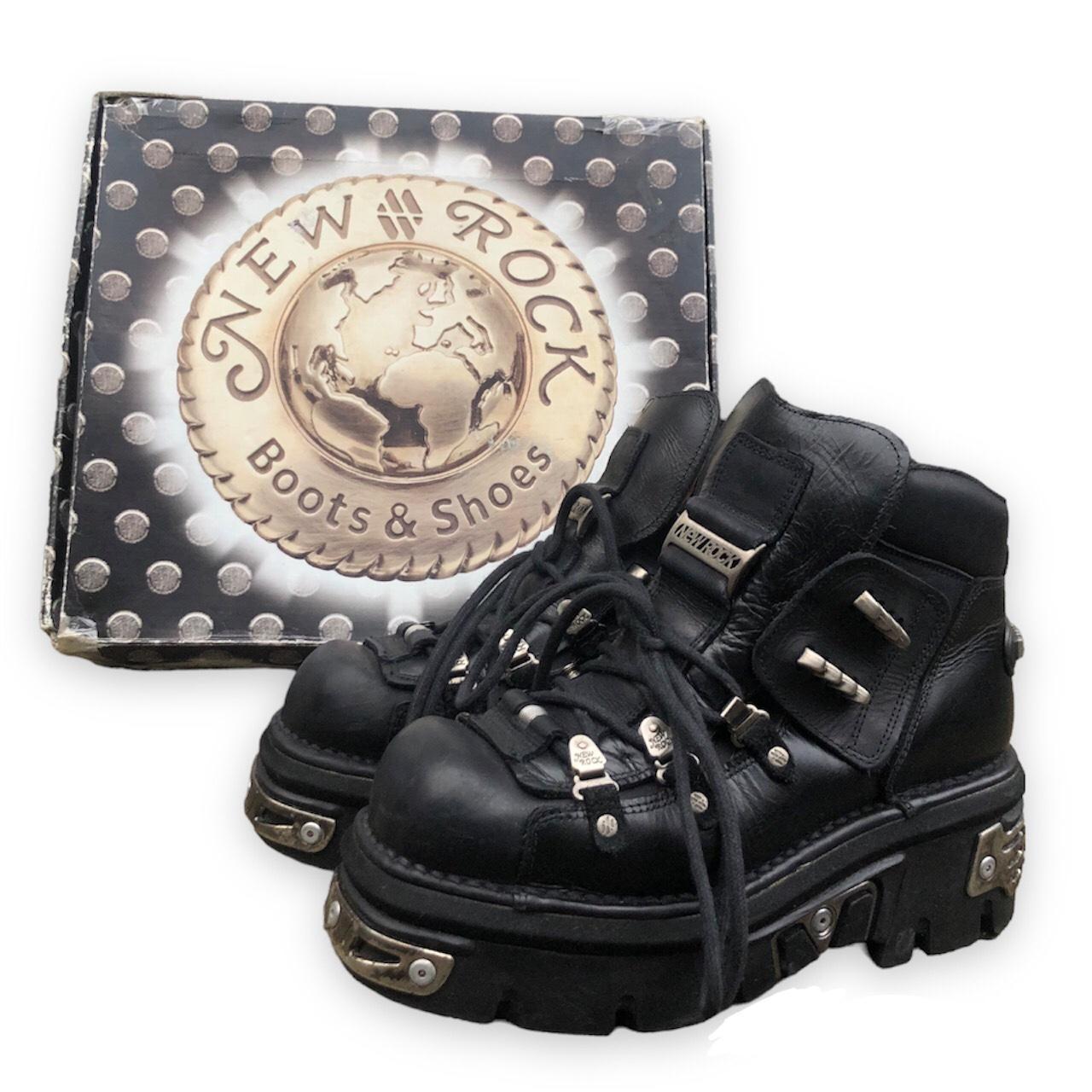 ‼️NO LONGER AVAILABLE - looking for these in size... - Depop