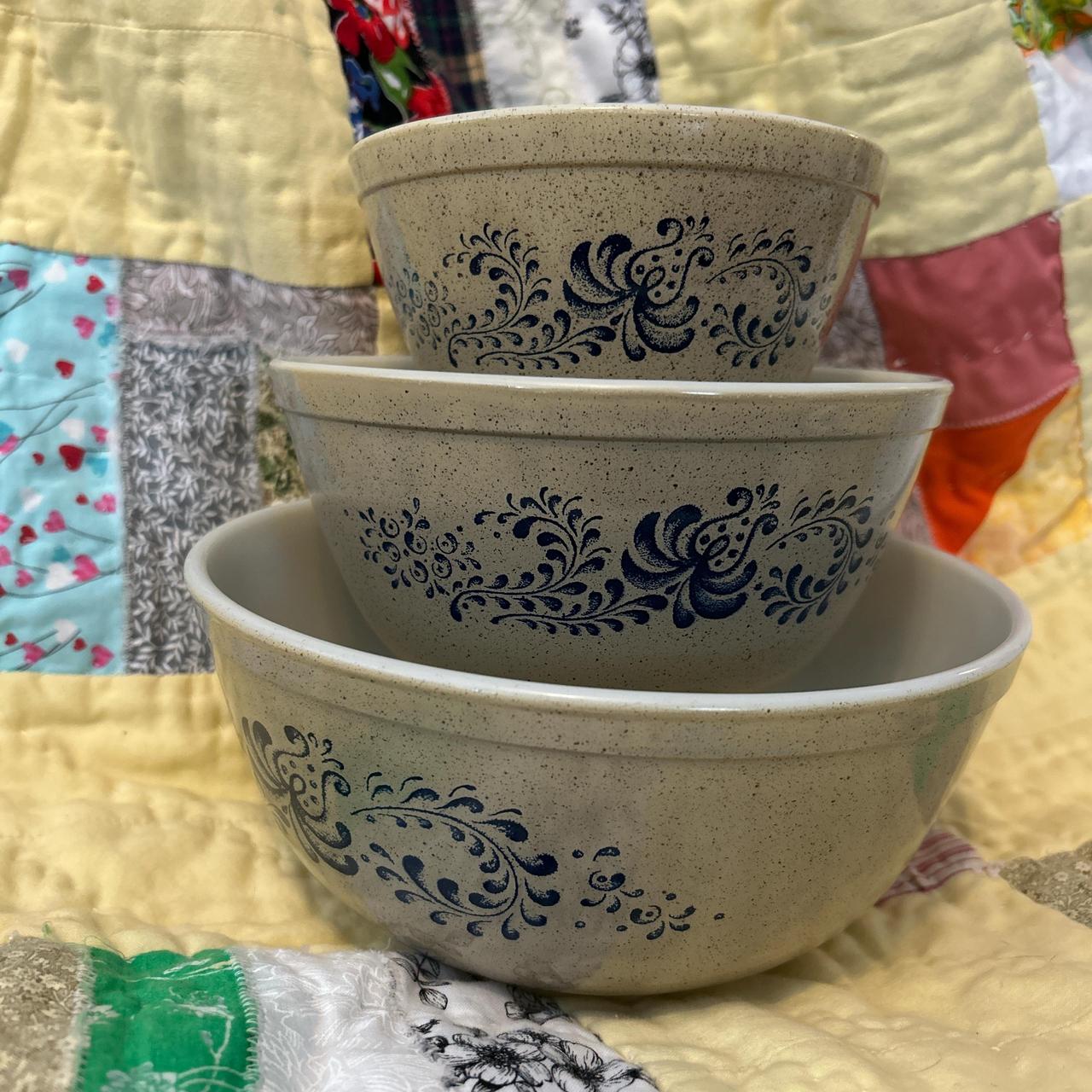 Set of 3 Vintage Pyrex “Homestead,” mixing bowls.... | Depop