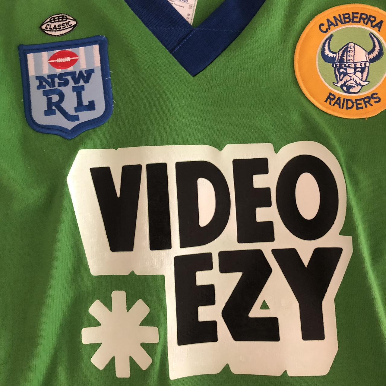 Women's Green and White Jumper | Depop