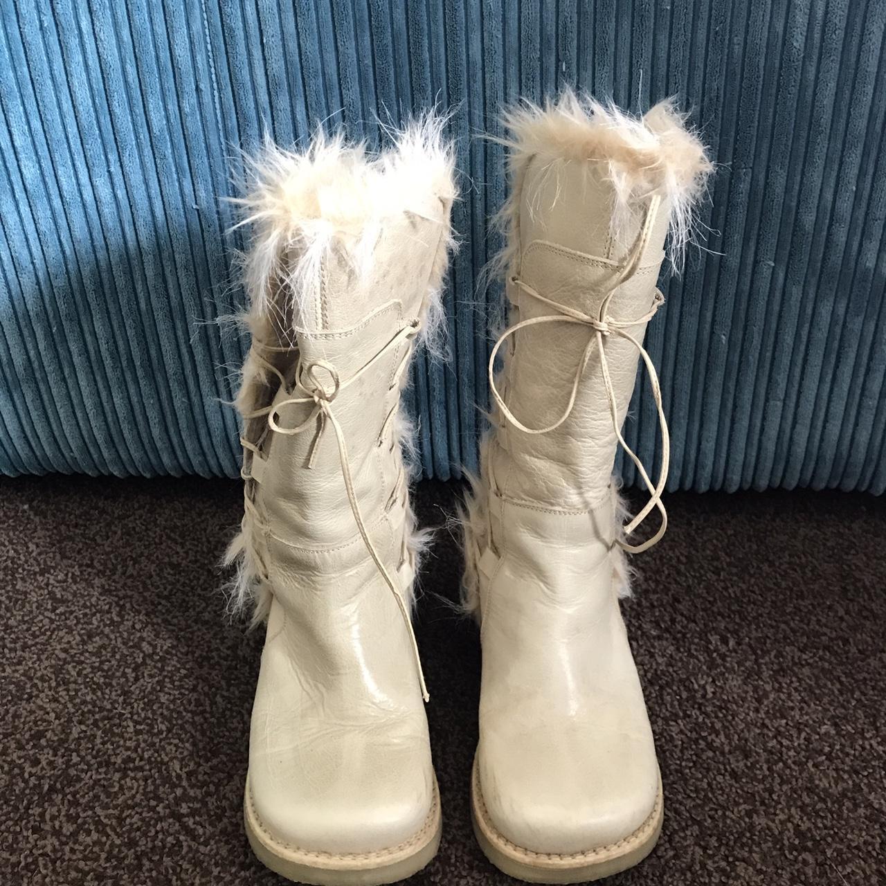 Gorgeous vintage 90s y2k chunky beige leather boots... - Depop