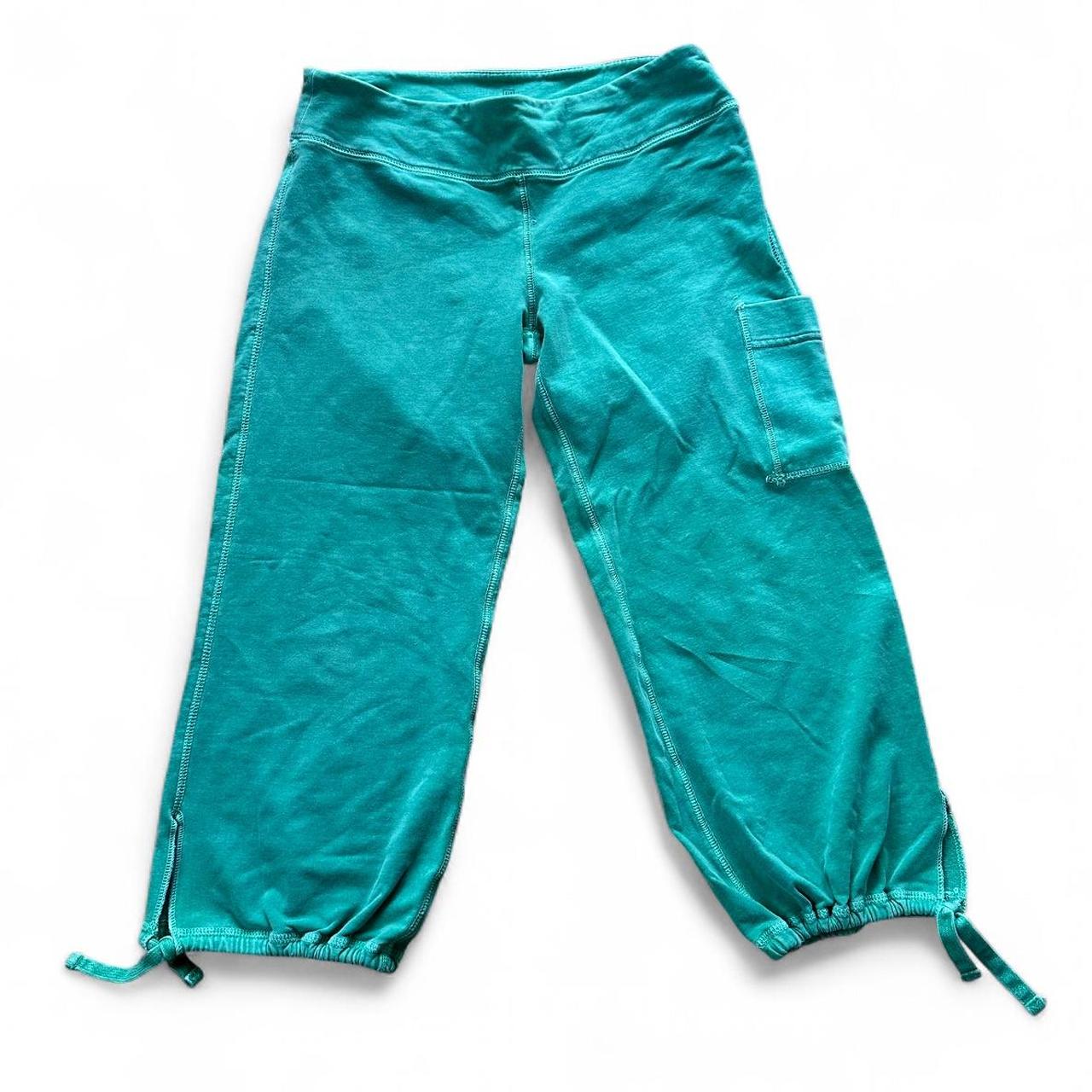 2006 spring Stretch cargo capris Pocket on side of... | Depop