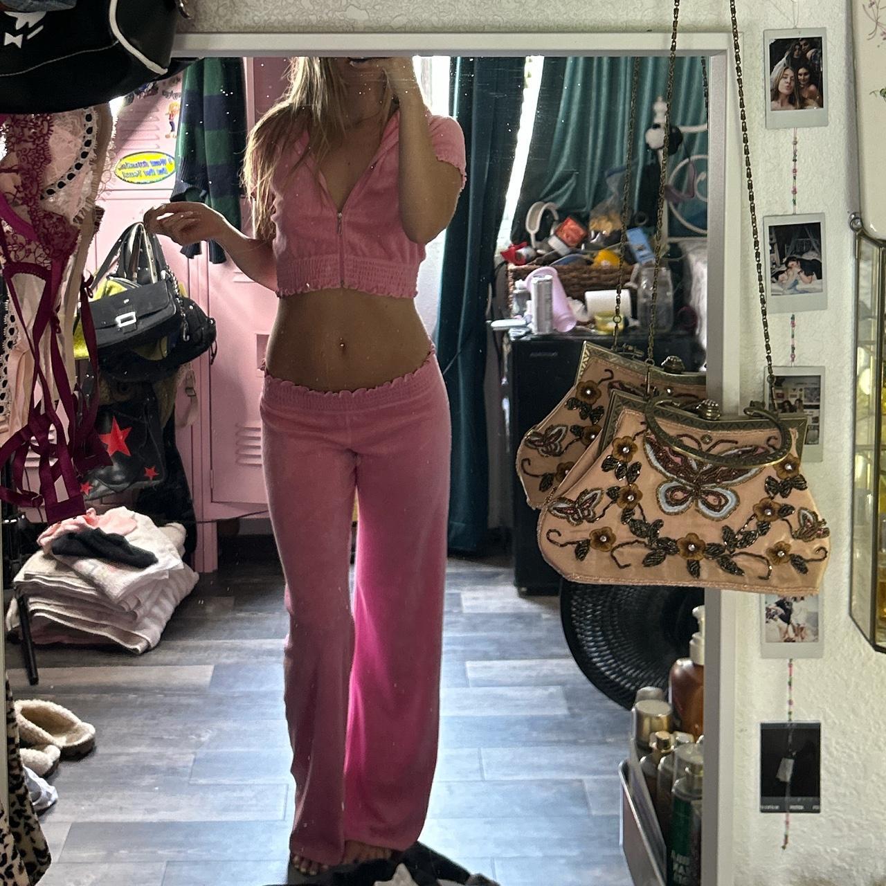 the most insane vintage bubblegum pink terrycloth... - Depop