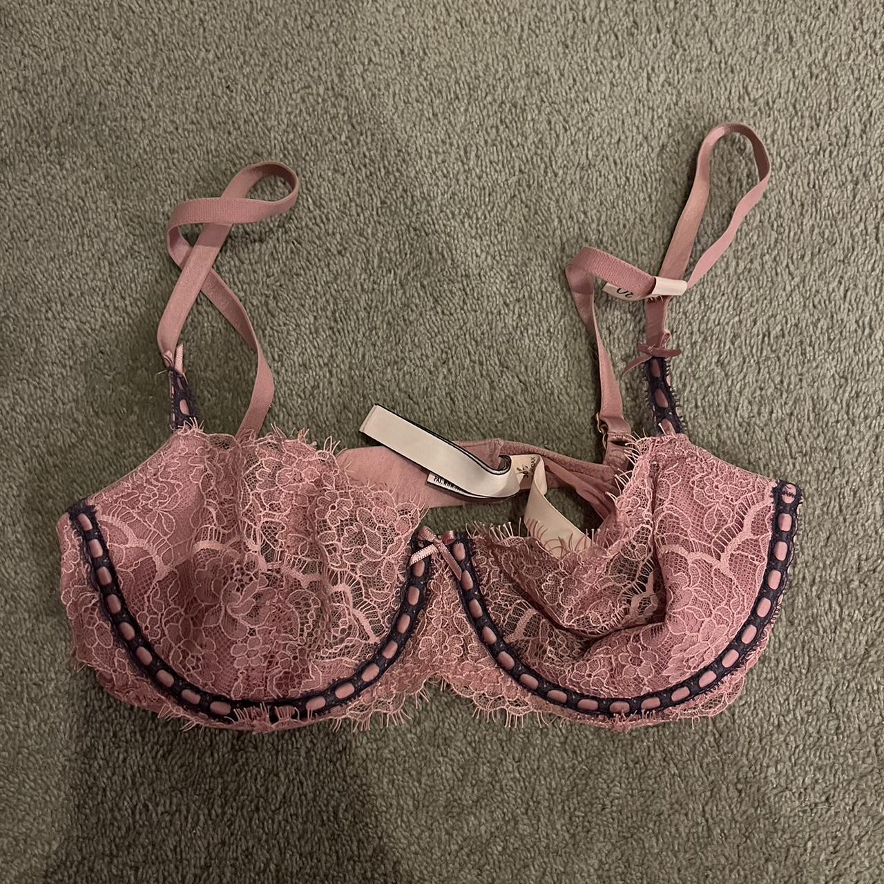 Victoria’s Secret bra size 30d- i am in love with... - Depop