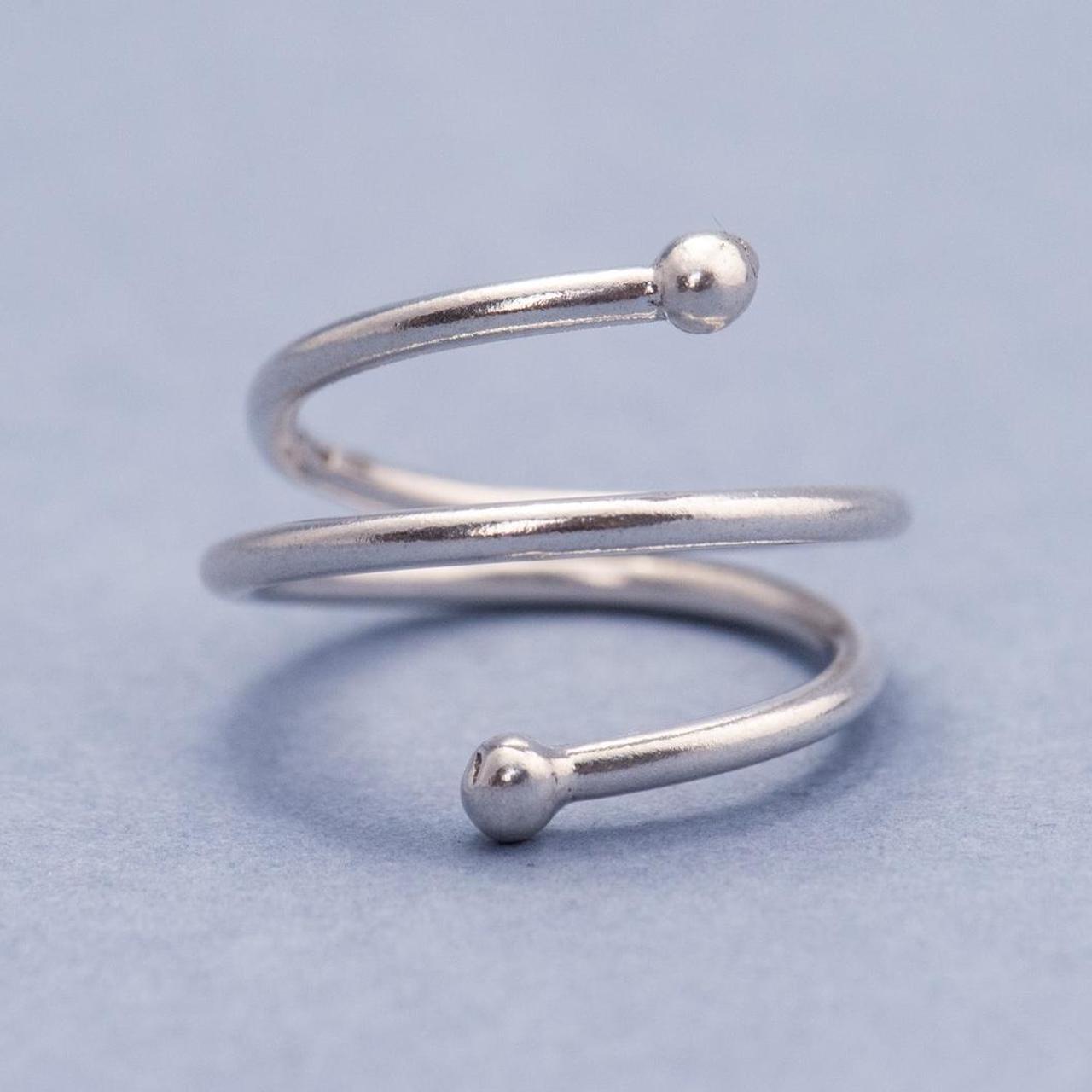 Solid sterling silver corkscrew design ring... - Depop