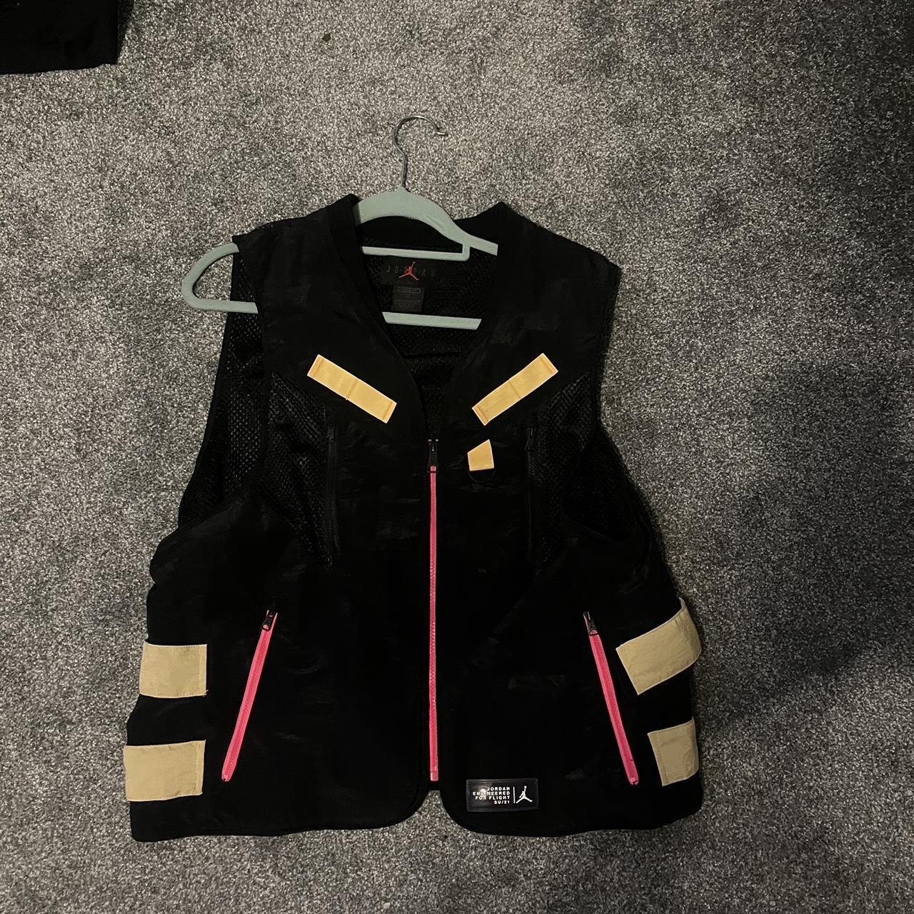 Mens air Jordan gilet vest Size large Worn 2-3... - Depop