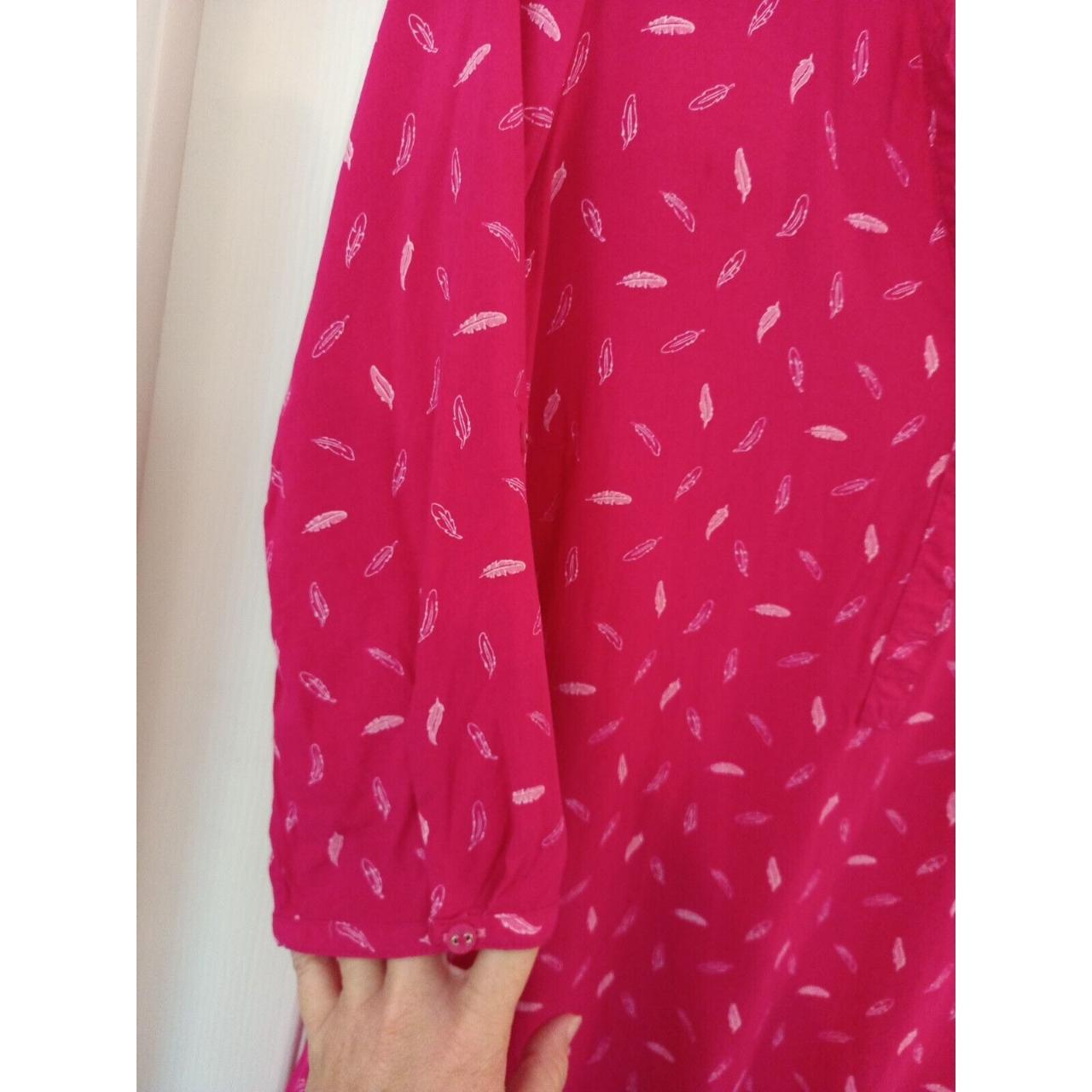 Women's Cecil Pink Feather Print 3/4 / Roll Tab... - Depop