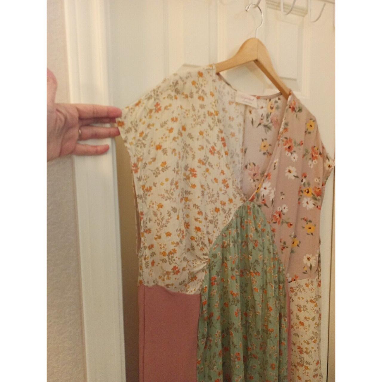 Women's Sugar Fox Boho Flowy Floral Print V neck... - Depop