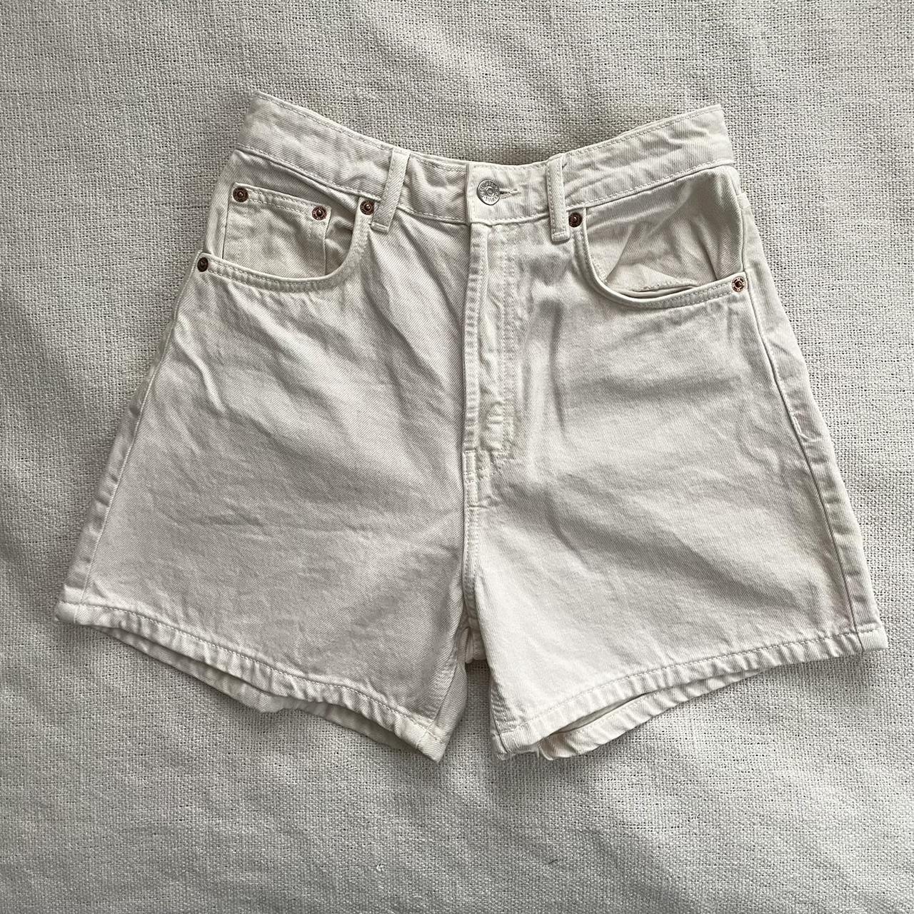 Zara Women's Cream Shorts | Depop