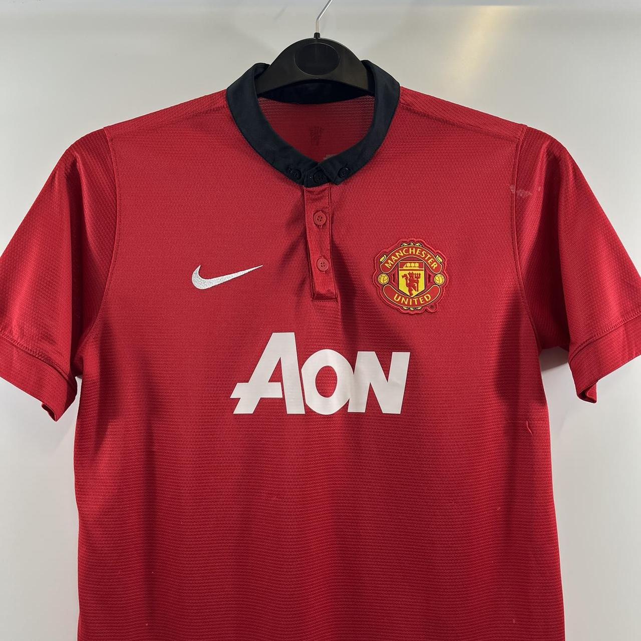Manchester United Home Football Shirt 2013/14 Adults... - Depop