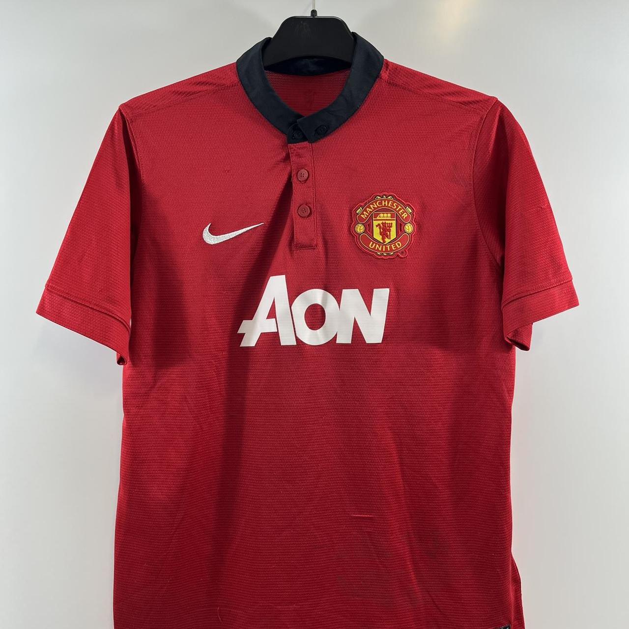 Manchester United Home Football Shirt 2013/14 Adults... - Depop