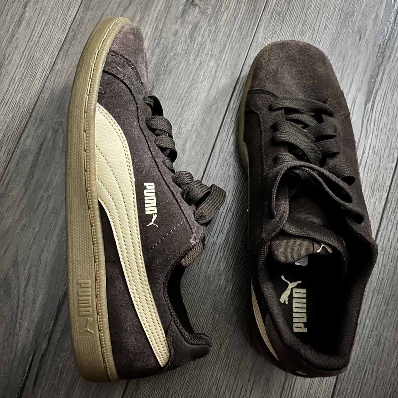 Brown Pumas w Gum sole - size 7 men’s / 8.5... - Depop