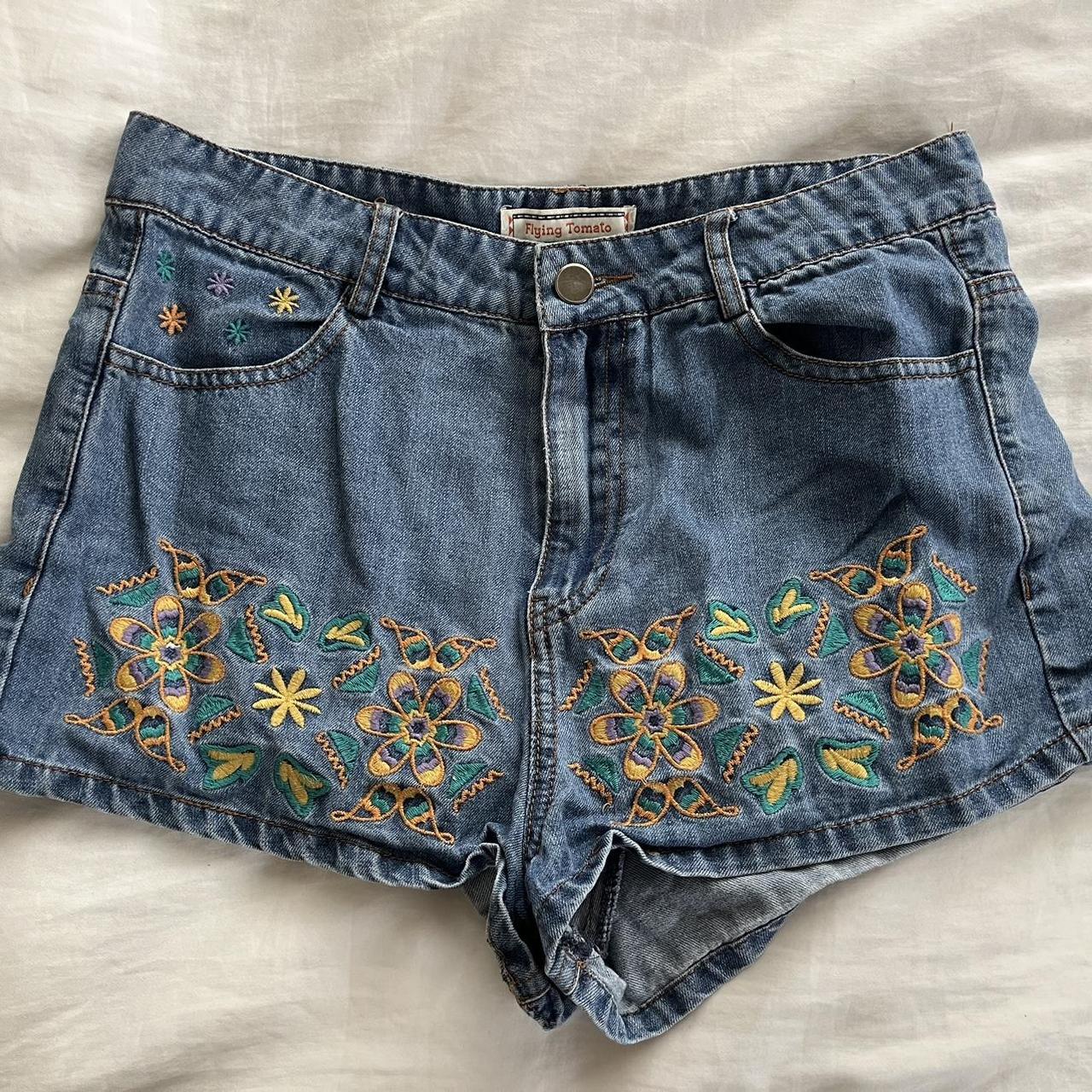 super cute embroidered jean shorts These fit... - Depop