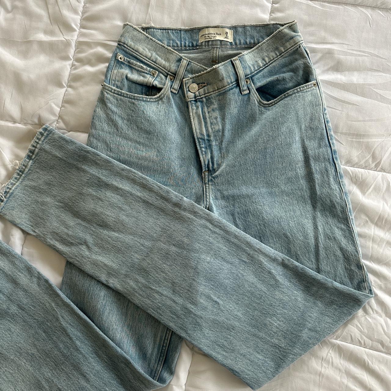 Abercrombie Ultra High Rise 90s Straight Jean. Size... - Depop
