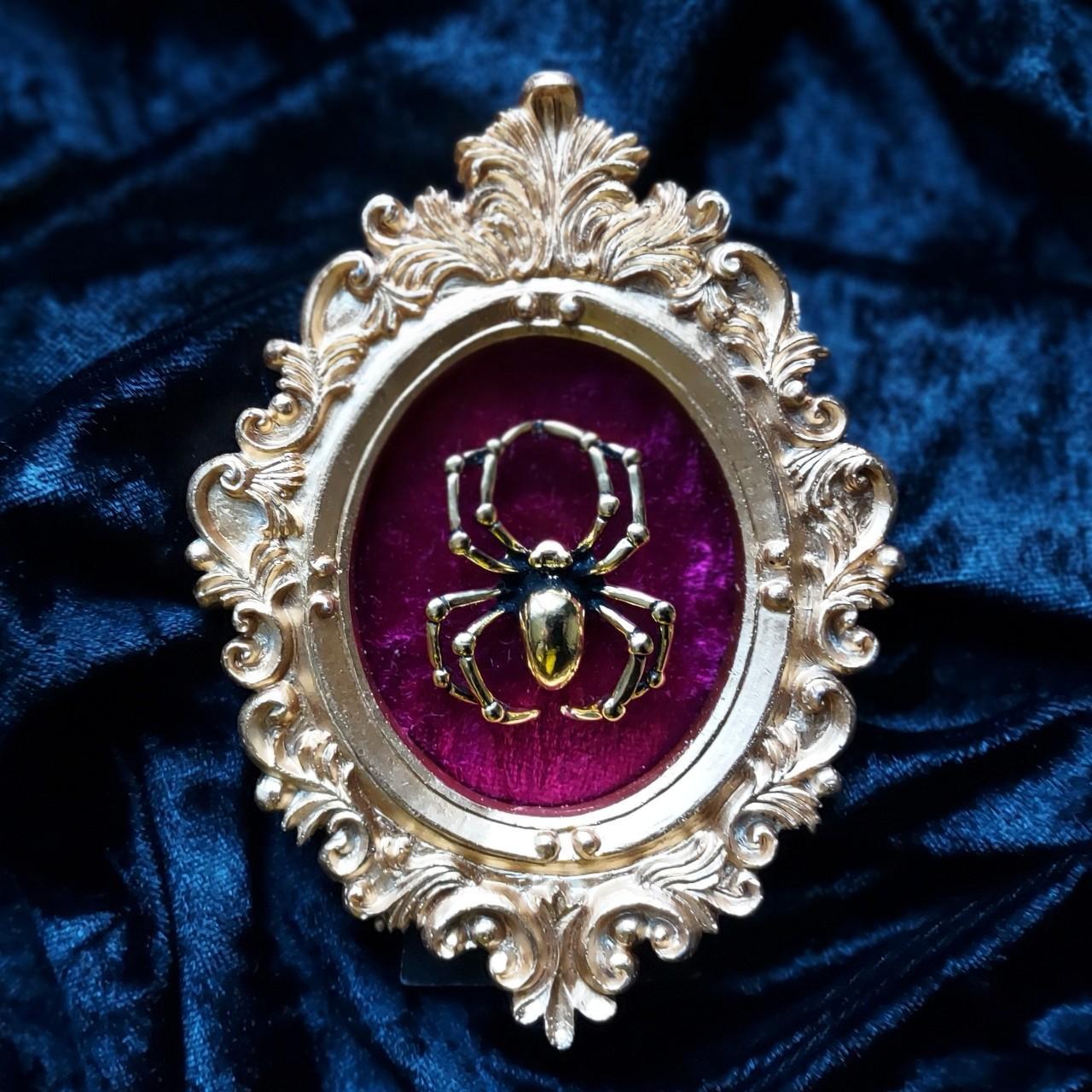 Ornate vintage style framed wall art gold spider... - Depop