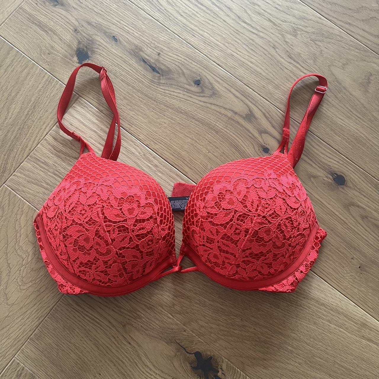 Victoria’s Secret bra 32c Bombshell bra Worn a... - Depop