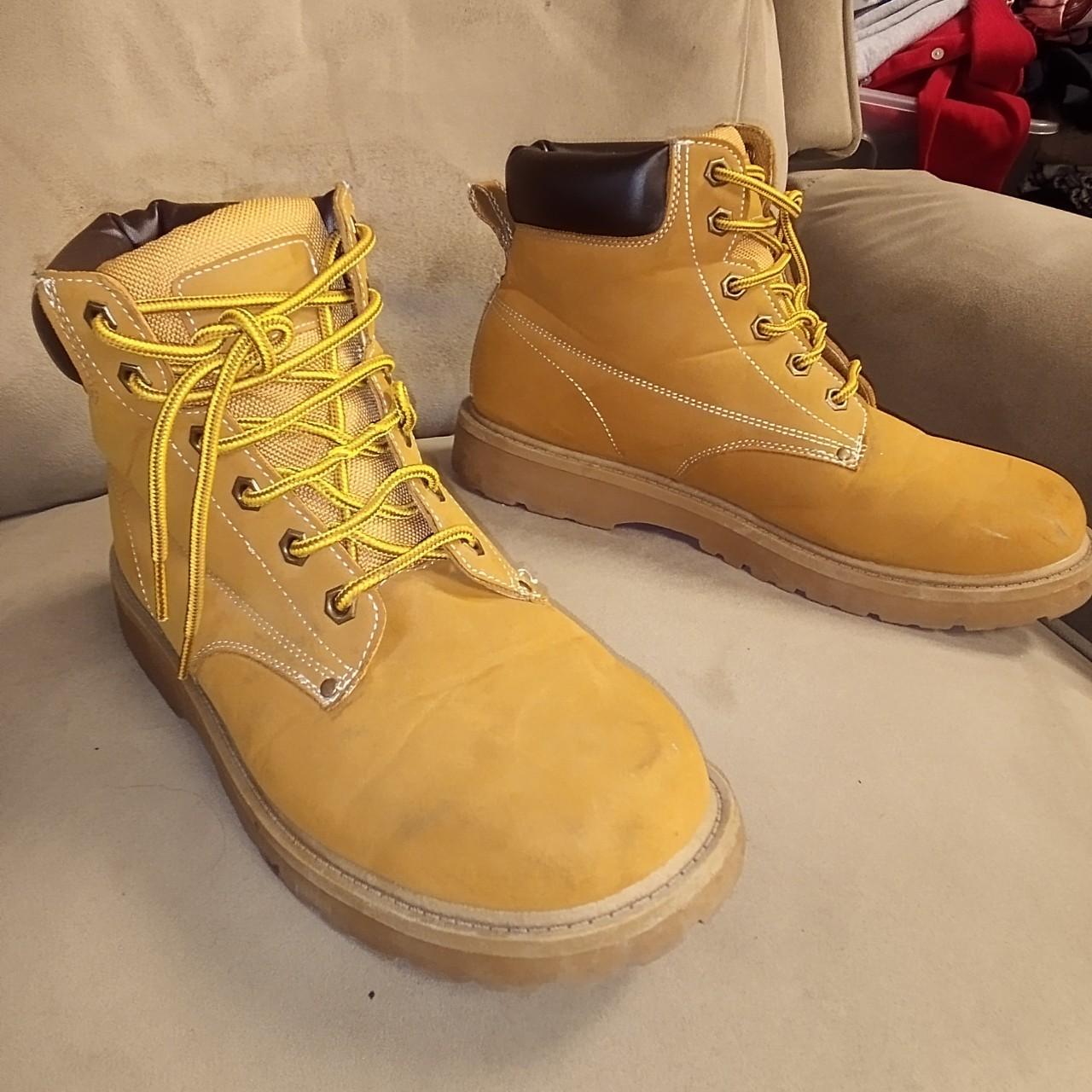 Size 10 no brand name knock off not timberland - Depop