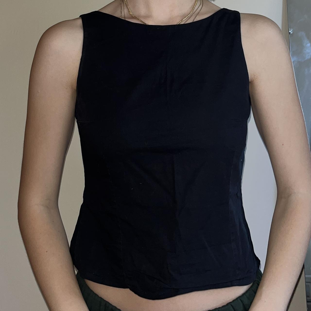 Boat neck slightly cropped tank top. Old school H&M.... - Depop