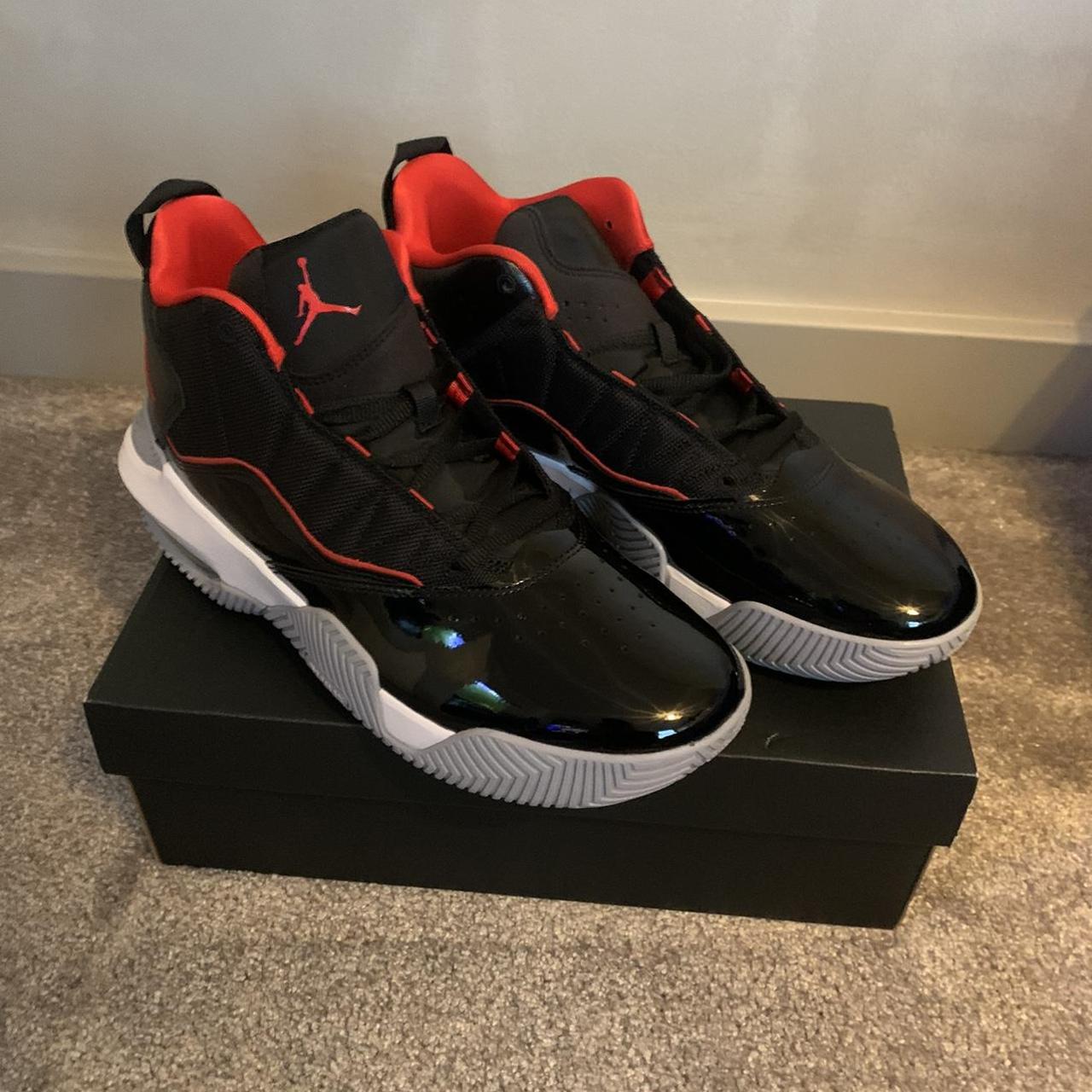 Jordan Men's Black and Red Trainers | Depop